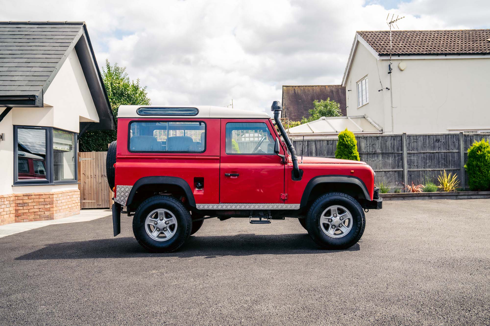 1988 LAND ROVER 90 for sale by auction in Wokingham, Berkshire, United ...