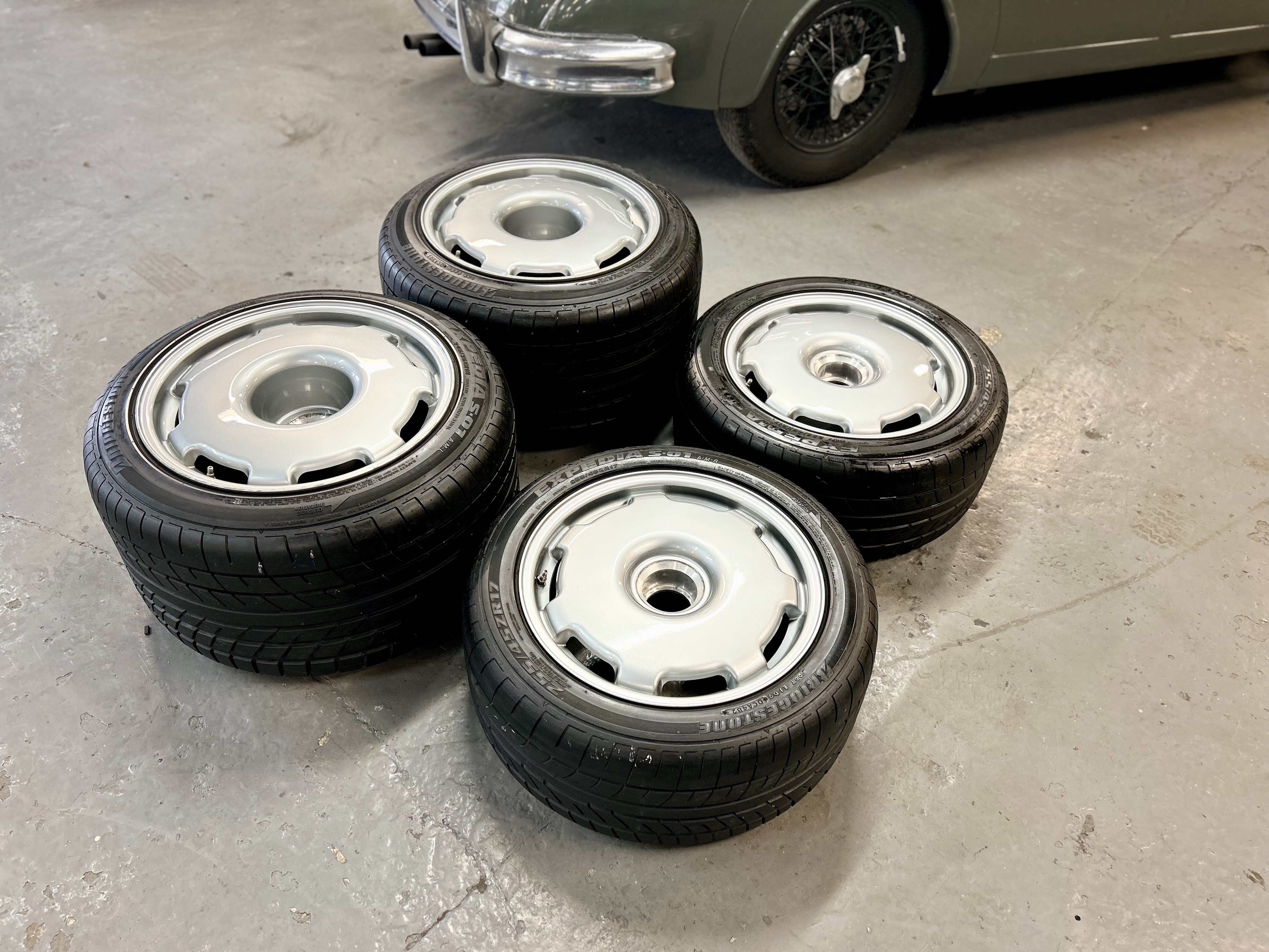 SET OF JAGUAR XJ220 WHEELS AND TYRES for sale by auction in Coventry ...