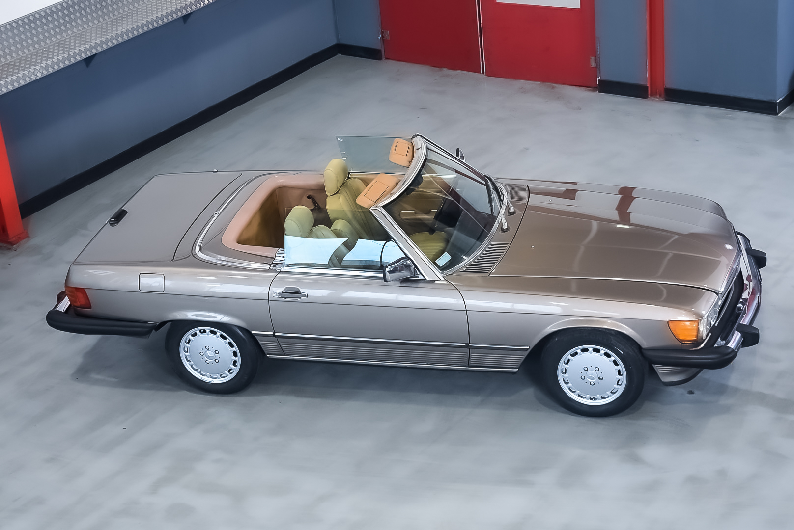 1988 MERCEDES-BENZ (R107) 560SL for sale by auction in Schiedam ...