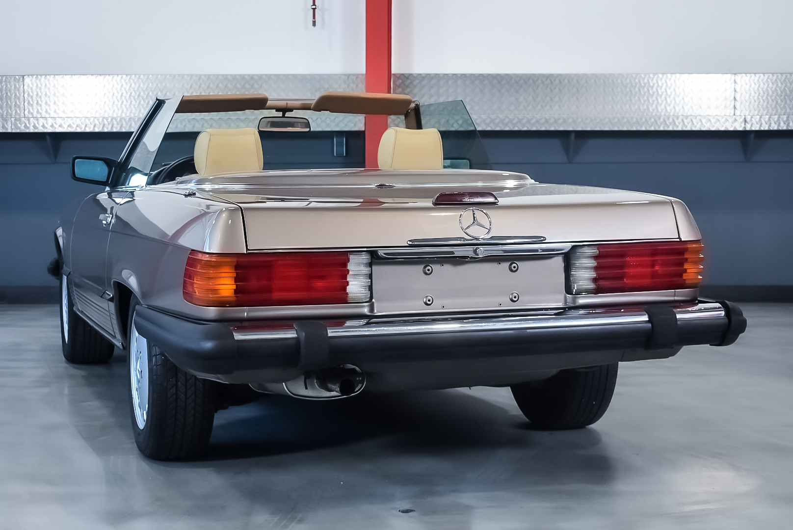 1988 MERCEDES-BENZ (R107) 560SL for sale by auction in Schiedam ...
