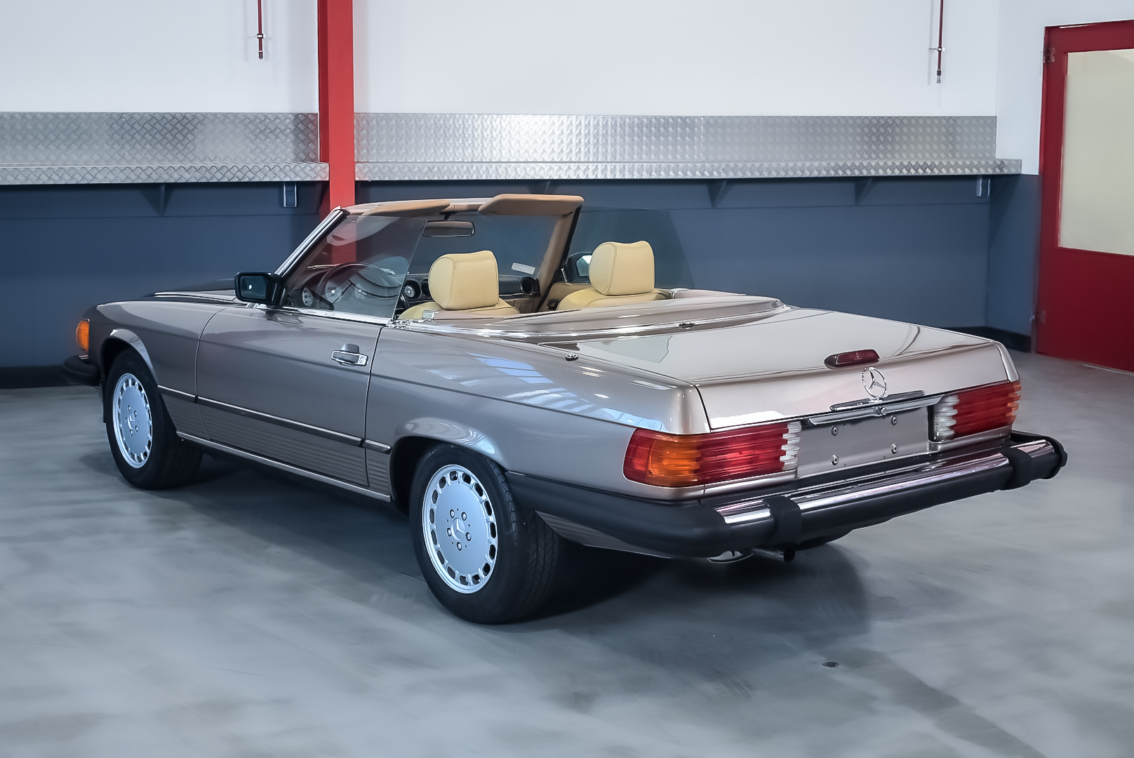 1988 MERCEDES-BENZ (R107) 560SL for sale by auction in Schiedam ...
