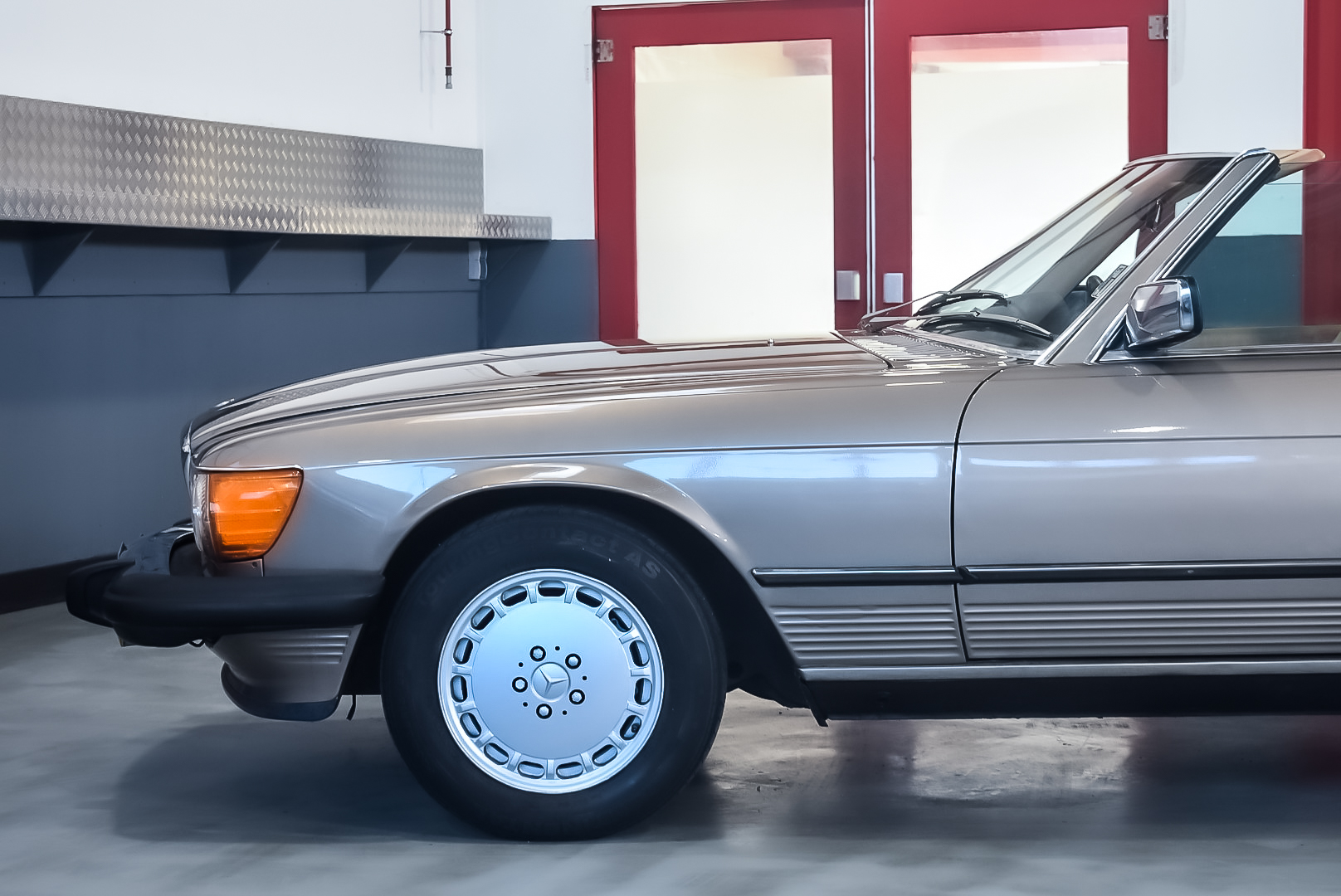 1988 MERCEDES-BENZ (R107) 560SL for sale by auction in Schiedam ...