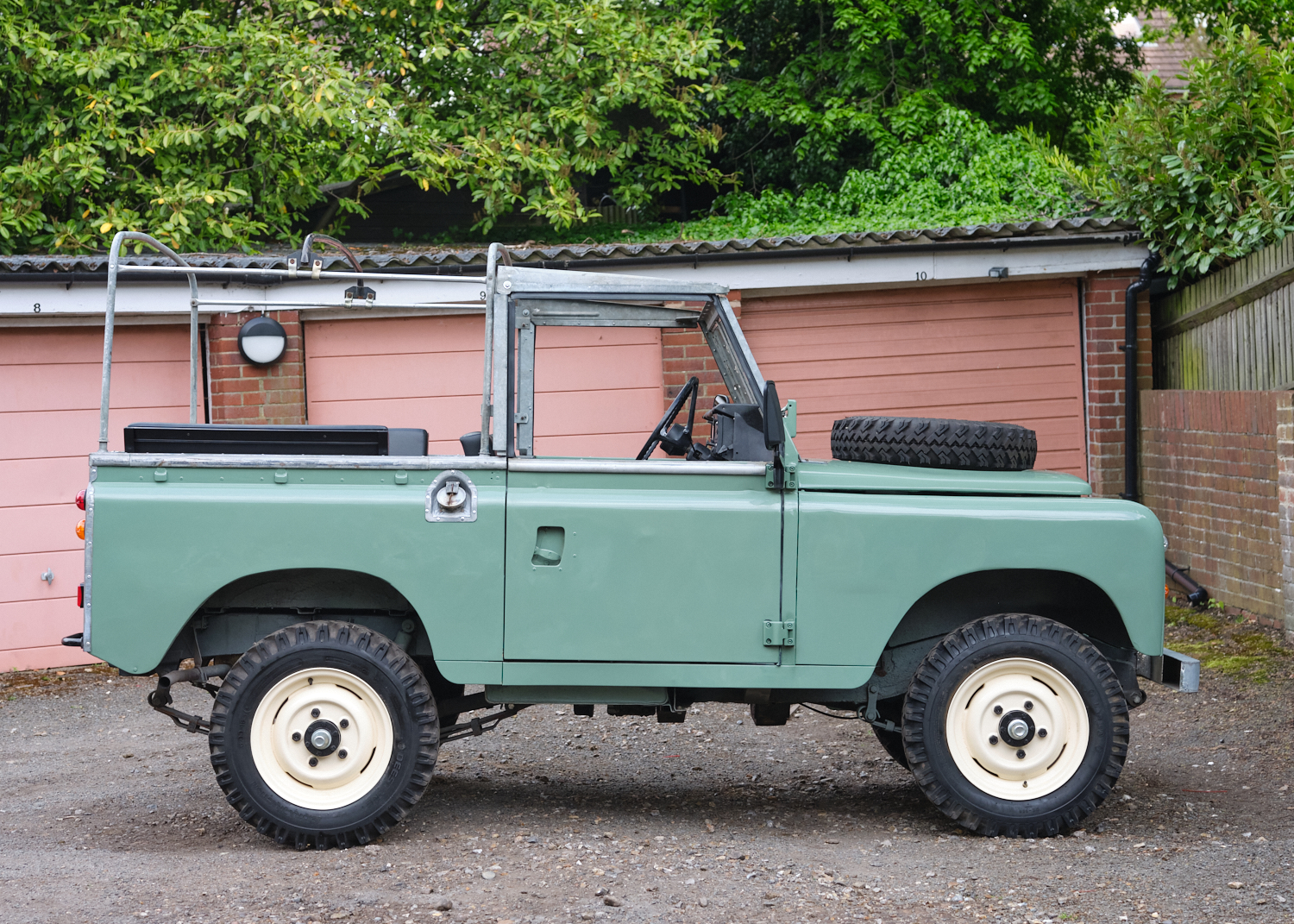 1980 LAND ROVER SERIES III 88" for sale by auctionin London, United Kingdom