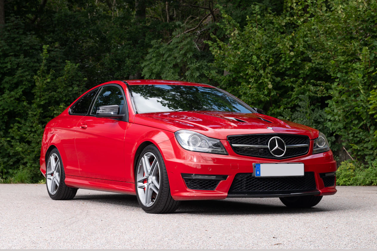 Mercedes Amg C63 Red
