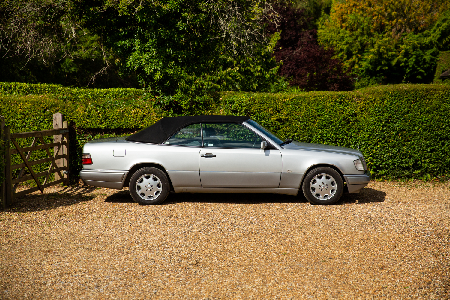 1996 MERCEDES-BENZ (W124) E220 CABRIOLET for sale by auction in Henley ...