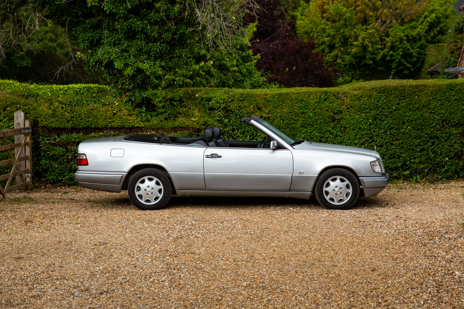 1996 MERCEDES-BENZ (W124) E220 CABRIOLET for sale by auction in Henley ...