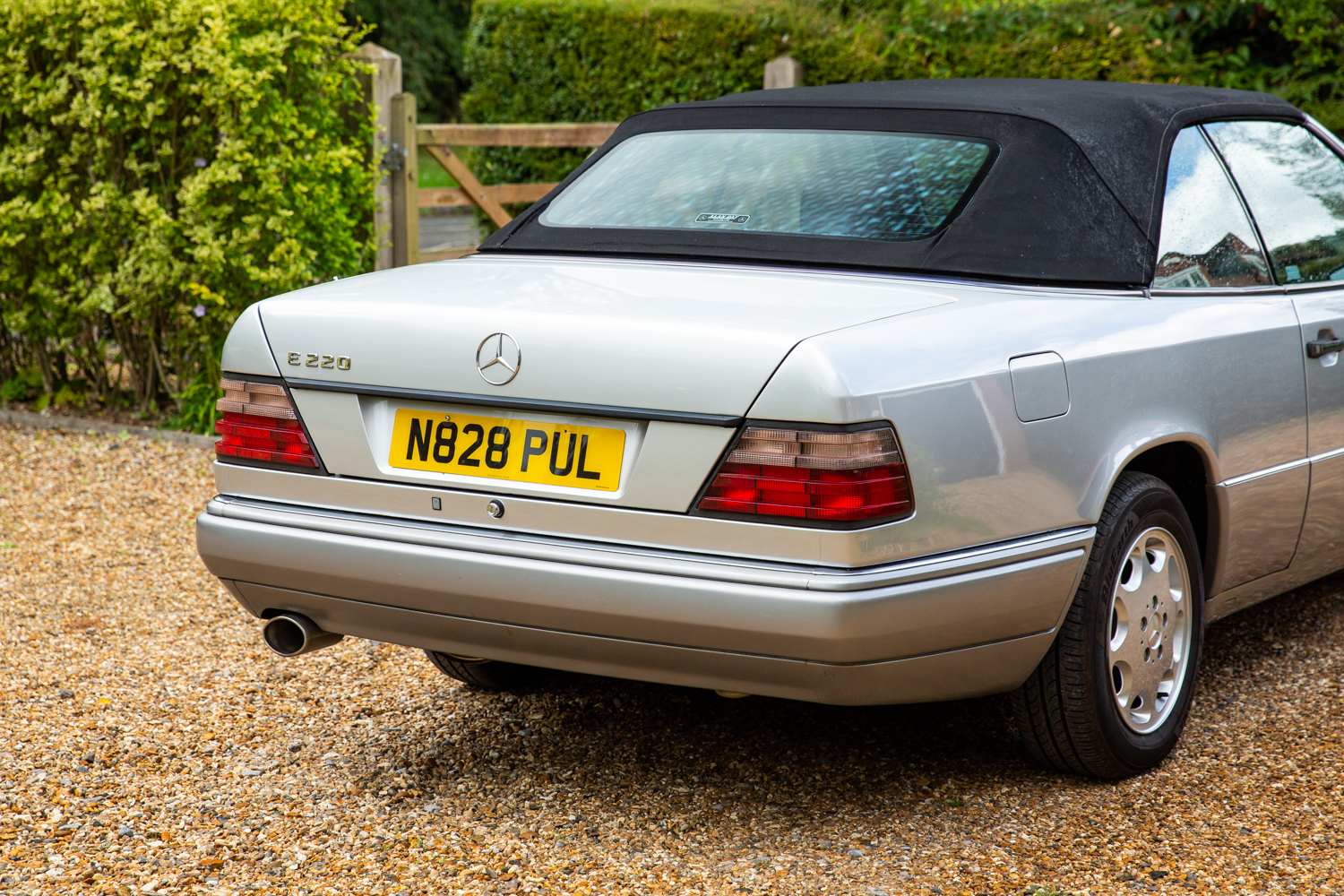 1996 MERCEDES-BENZ (W124) E220 CABRIOLET for sale by auction in Henley ...