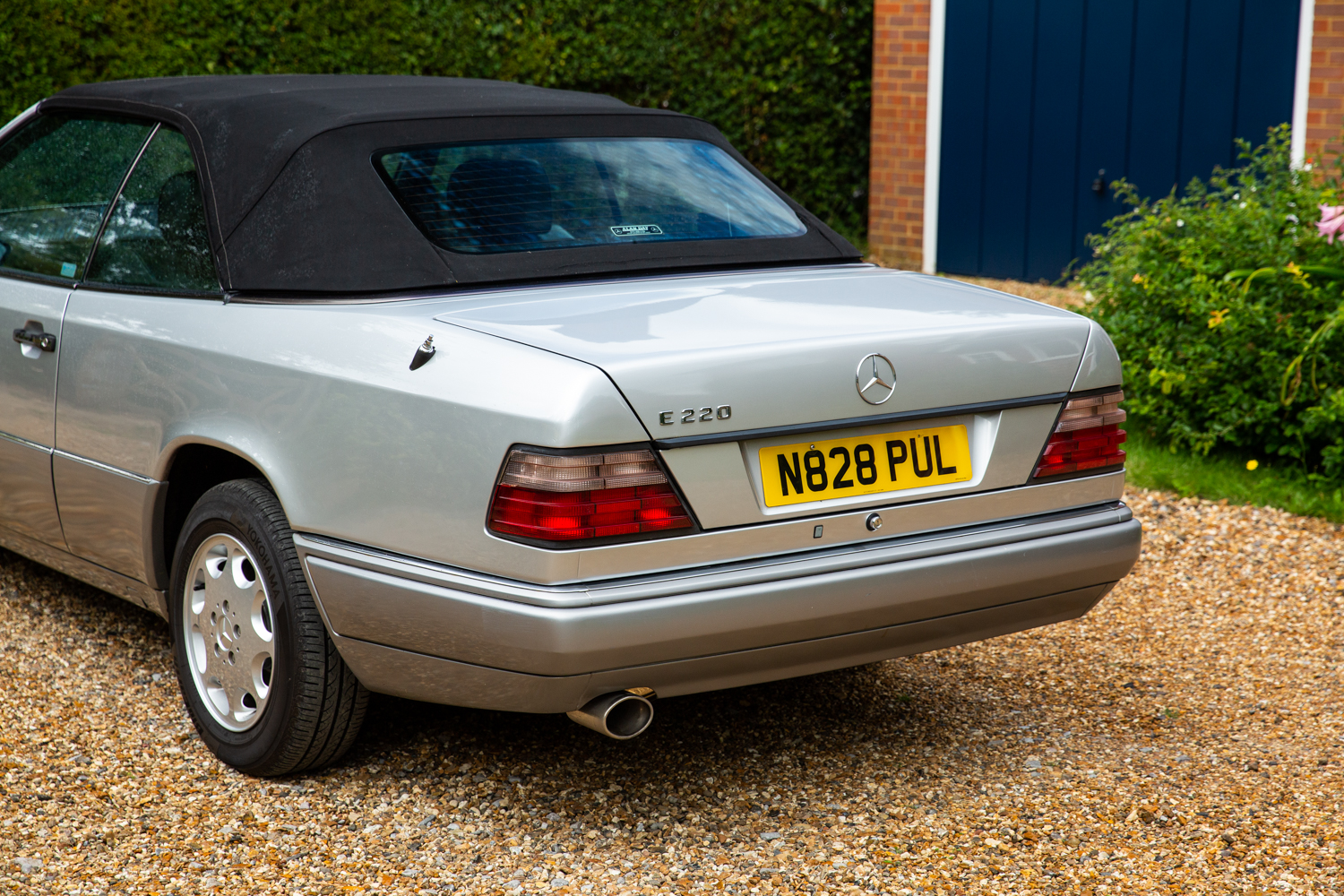 1996 MERCEDES-BENZ (W124) E220 CABRIOLET for sale by auction in Henley ...