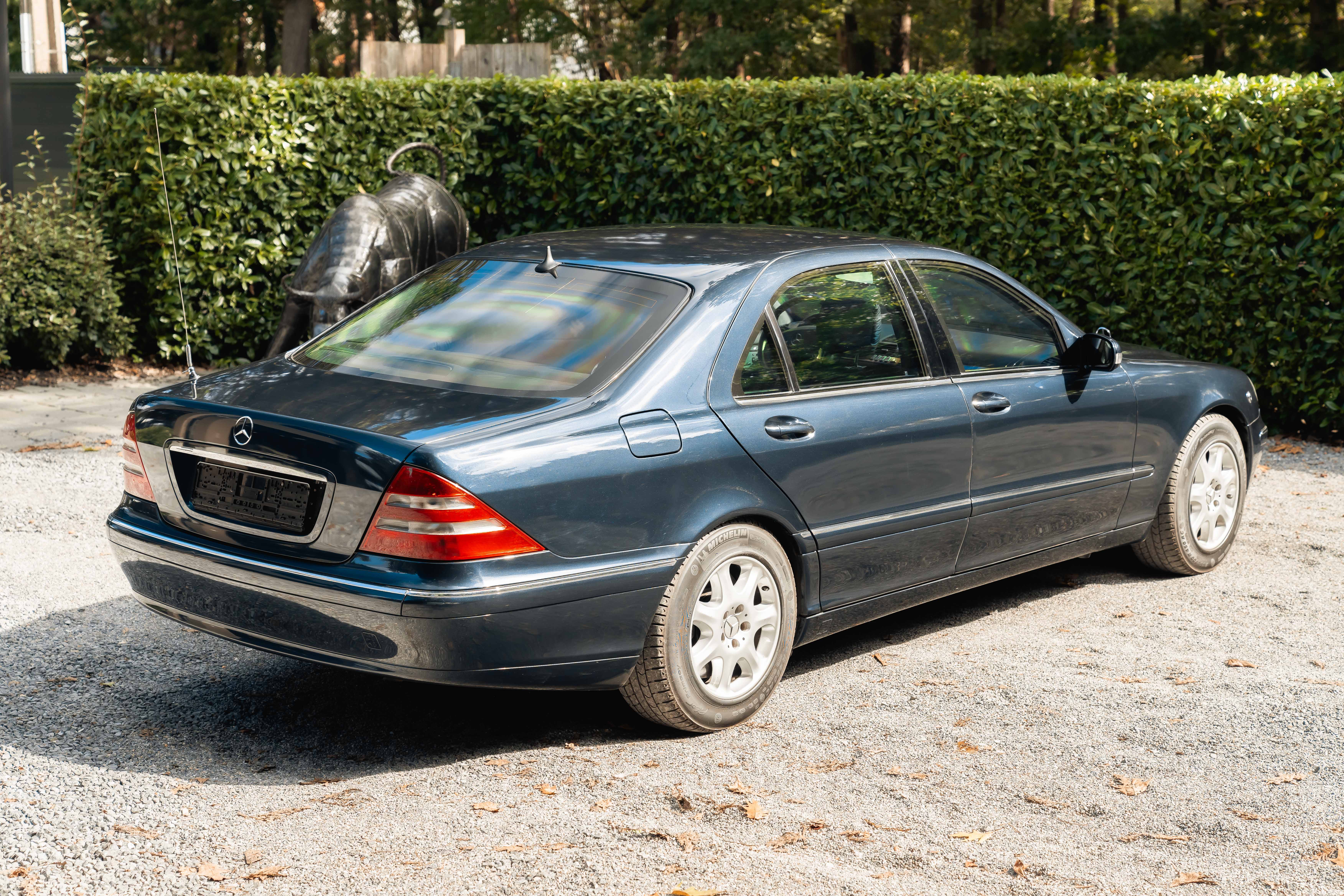 2002 Mercedes-Benz (W220) S500 'GUARD' B7 for sale by auction in Malle ...