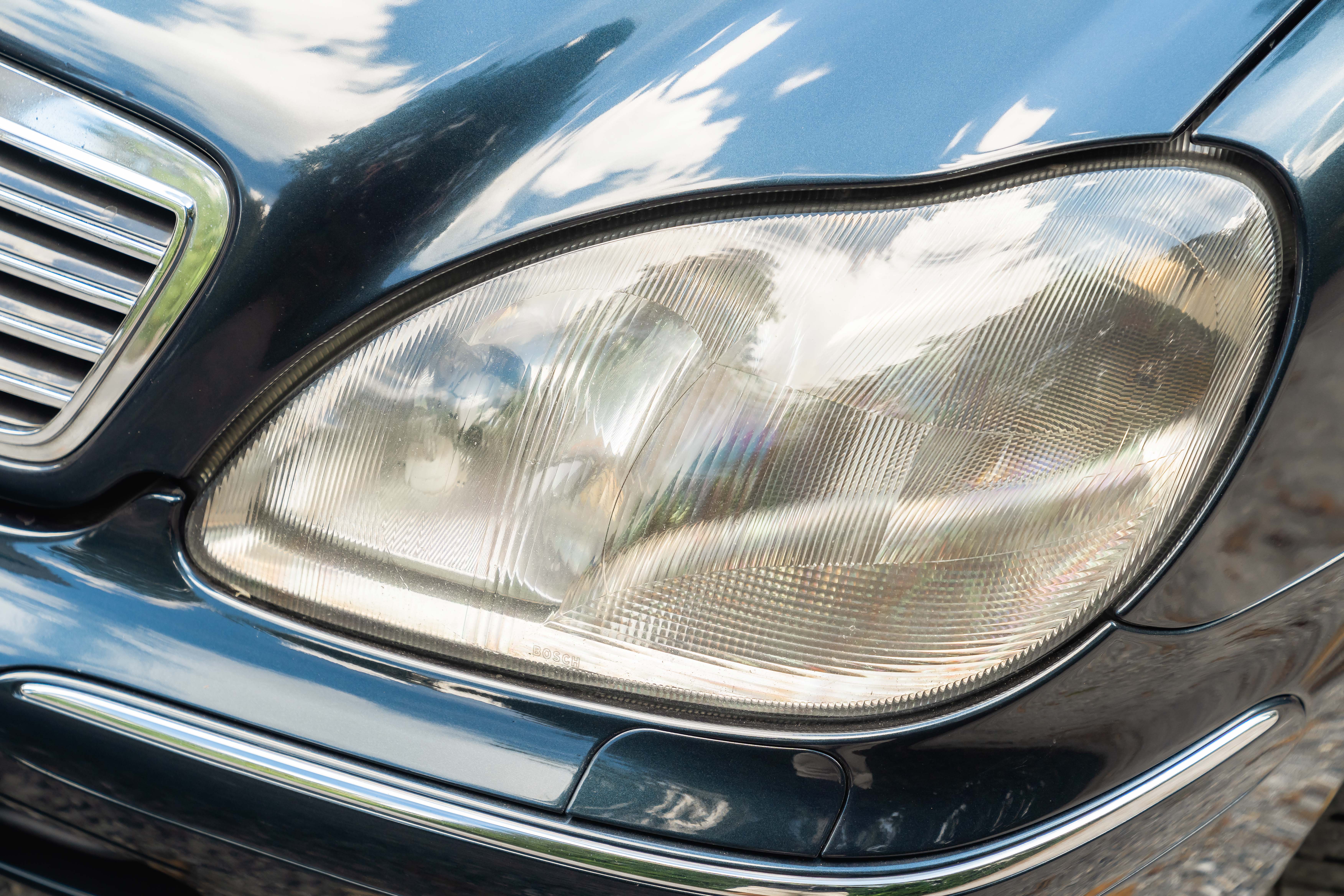 2002 Mercedes-Benz (W220) S500 'GUARD' B7 for sale by auction in Malle ...