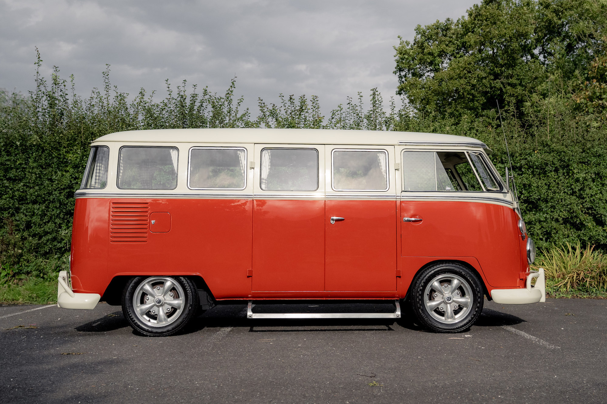 1974 Volkswagen T2 15-Window Splitscreen Campervan for sale by auction ...