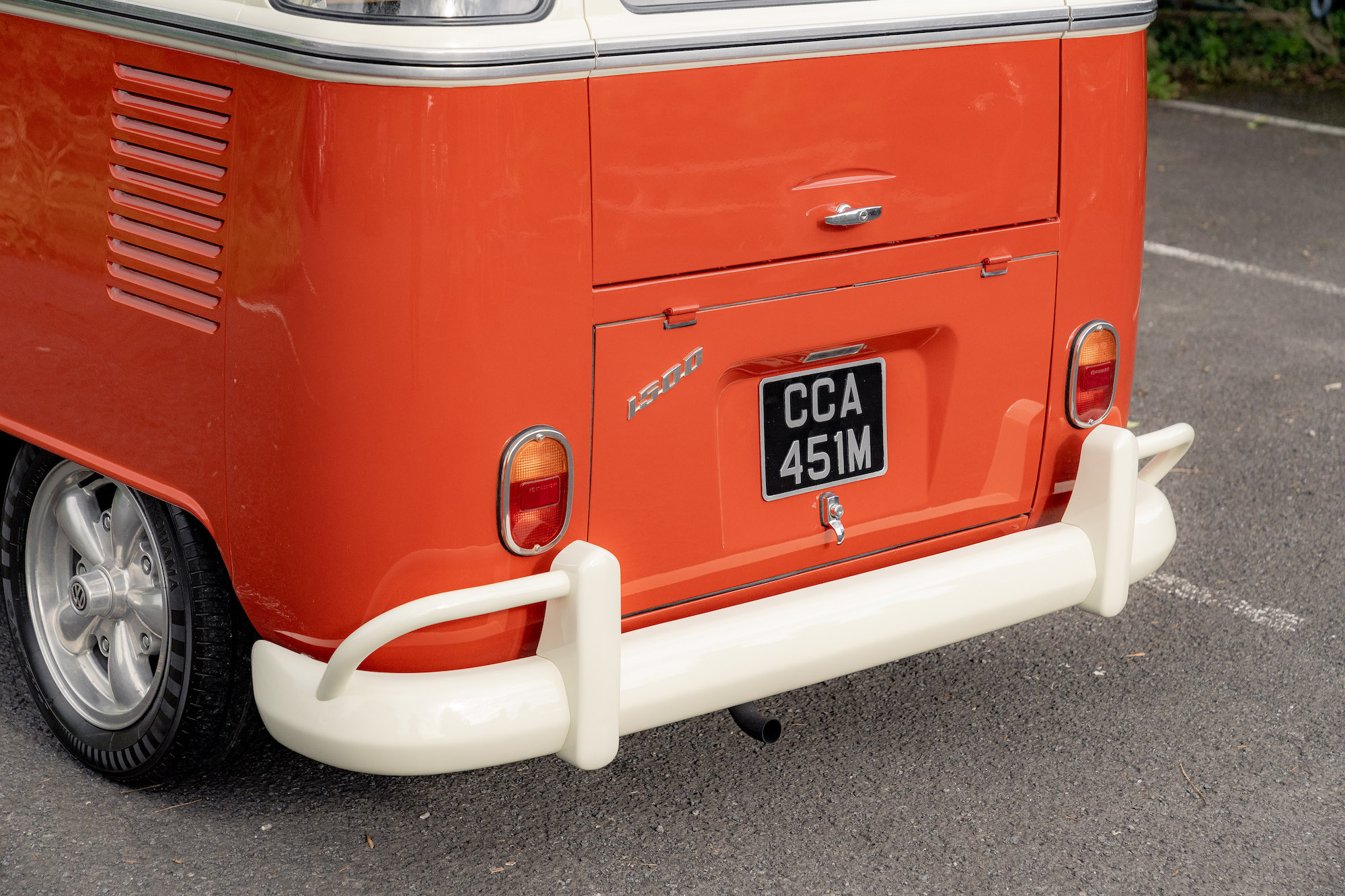 1974 Volkswagen T2 15-Window Splitscreen Campervan for sale by auction ...