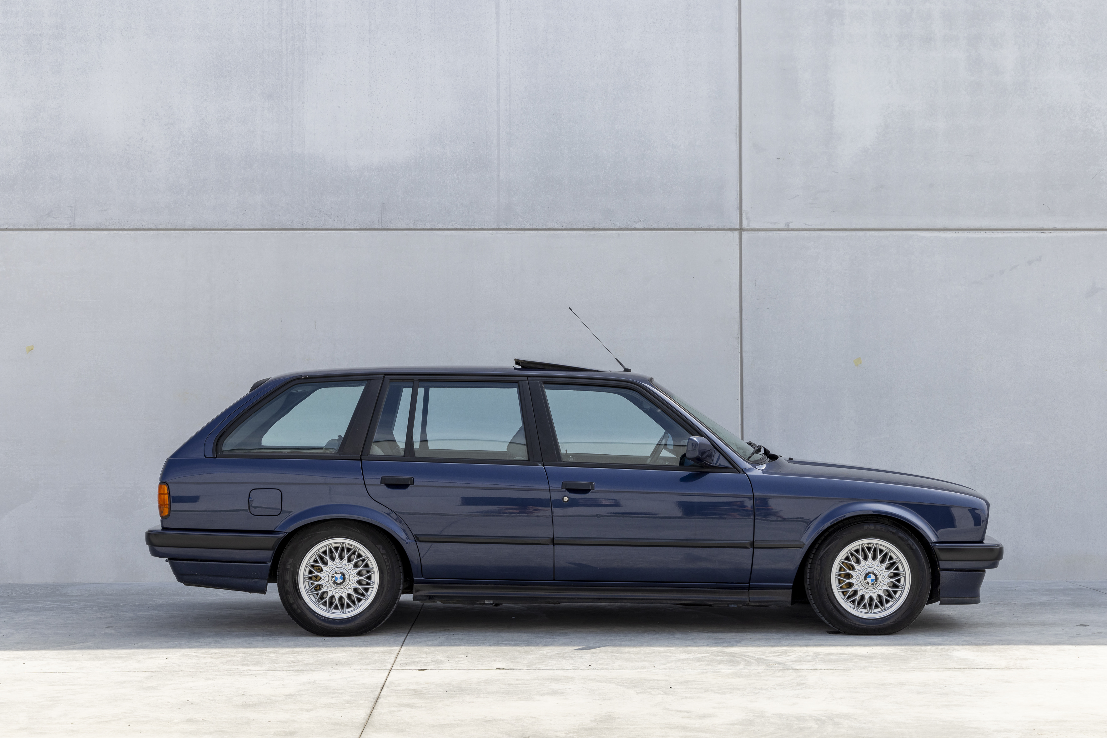 1988 BMW (E30) 325i Touring for sale by auction in Waregem, Belgium