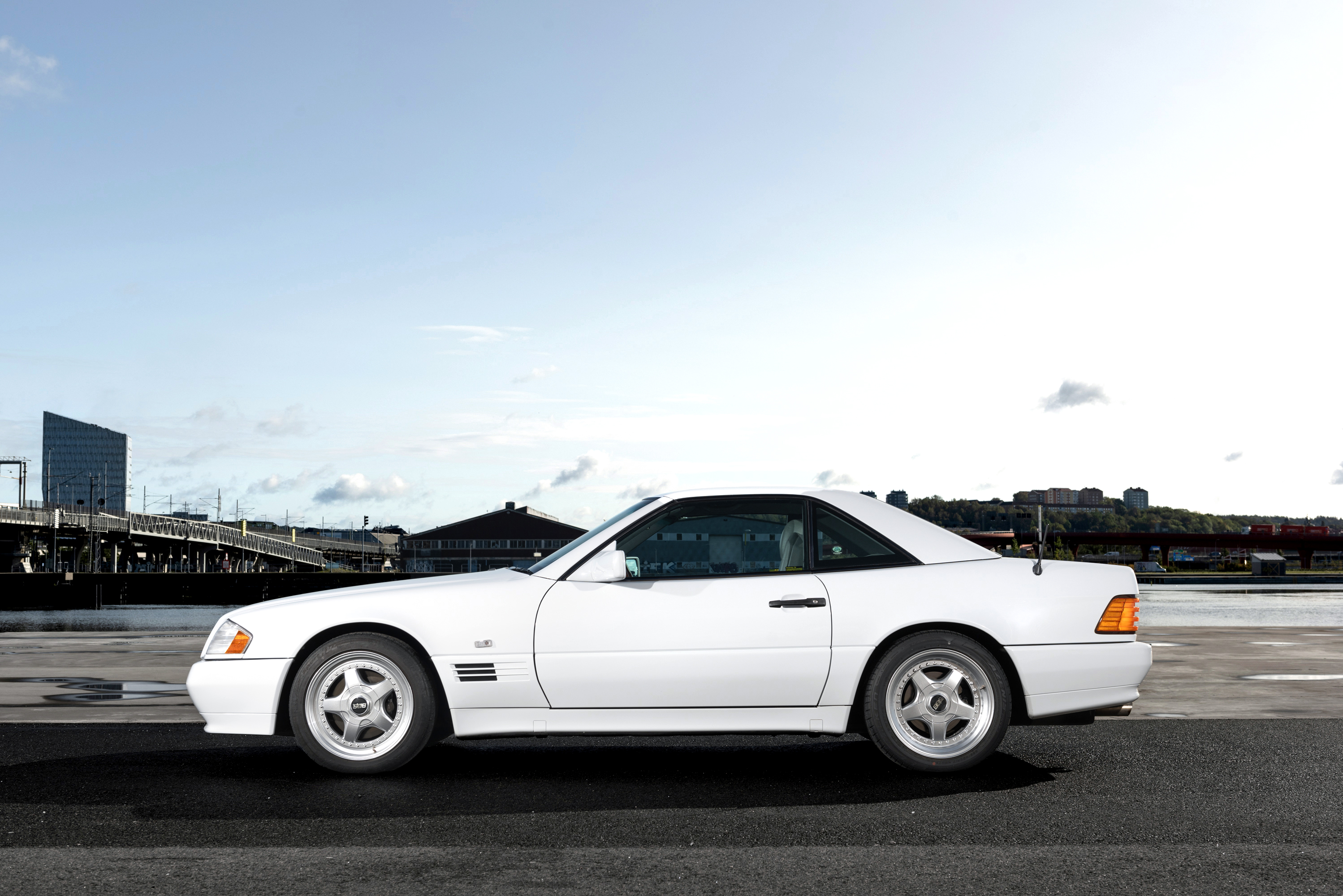 1990 Mercedes-Benz (R129) 300SL for sale by auction in Gothenburg, Sweden