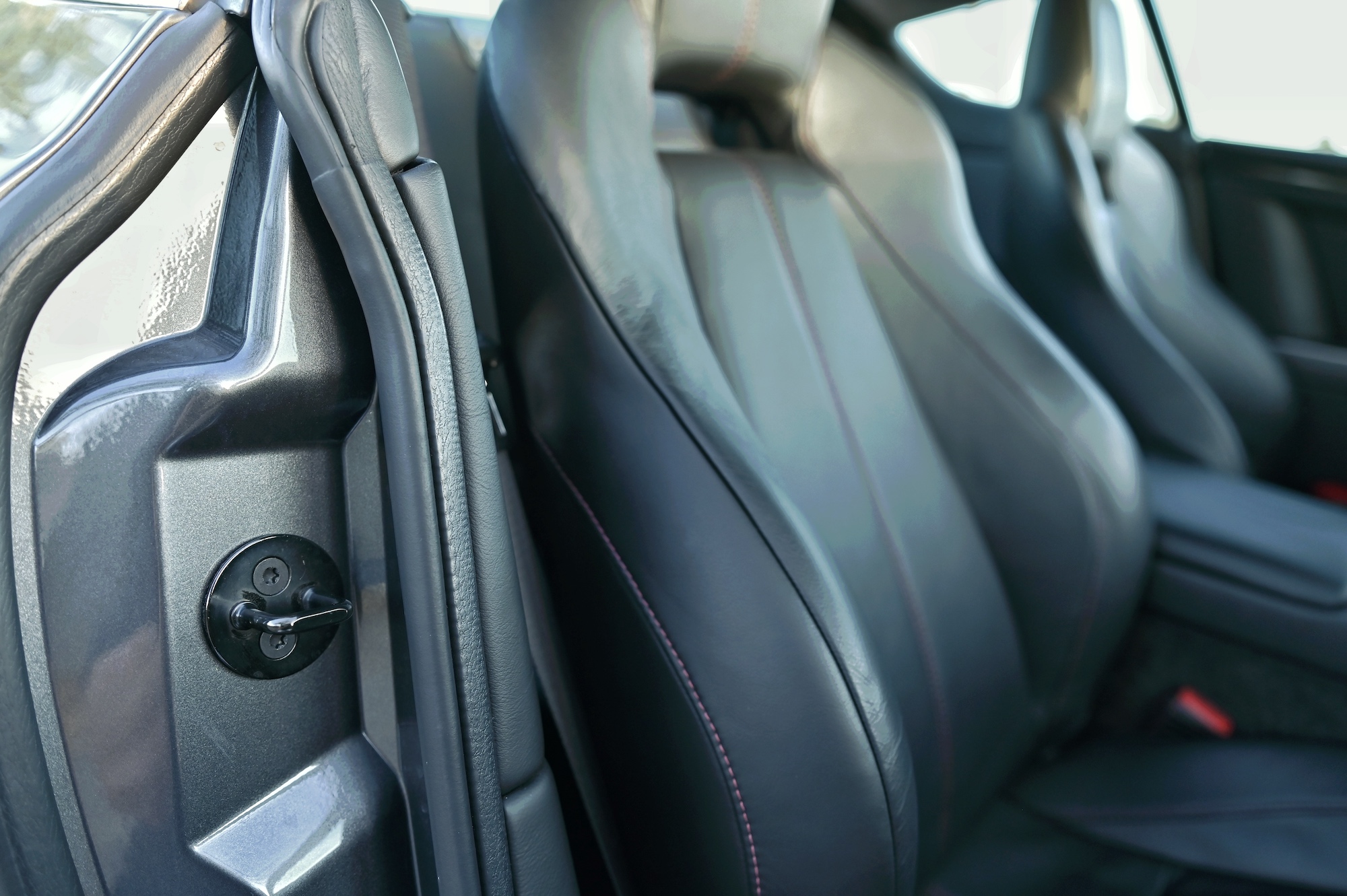 2007 Aston Martin DB9 - Manual - 18,000 KM for sale by auction in ...