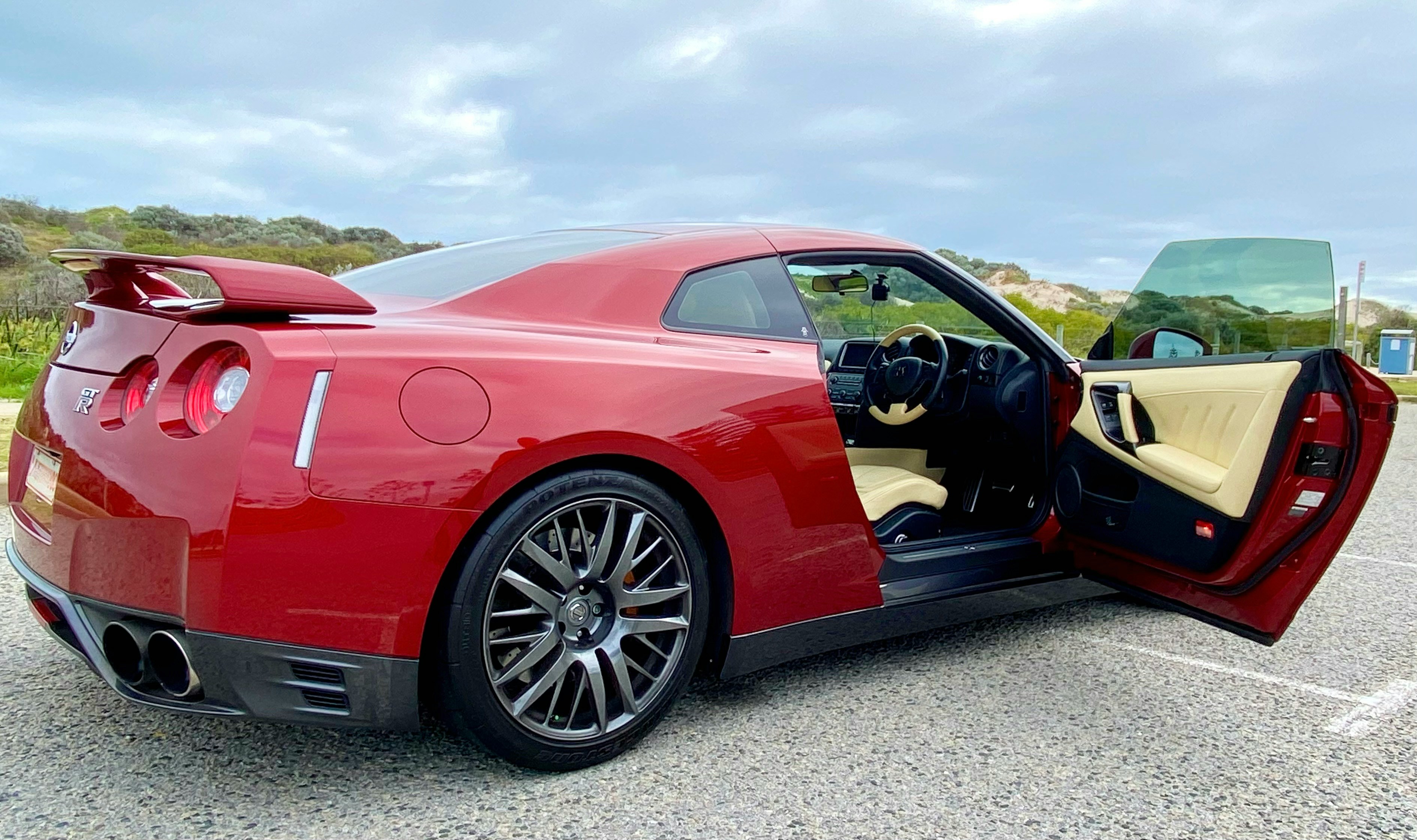 2015 Nissan (R35) GT-R - 20,000 Km for sale by classified listing in ...