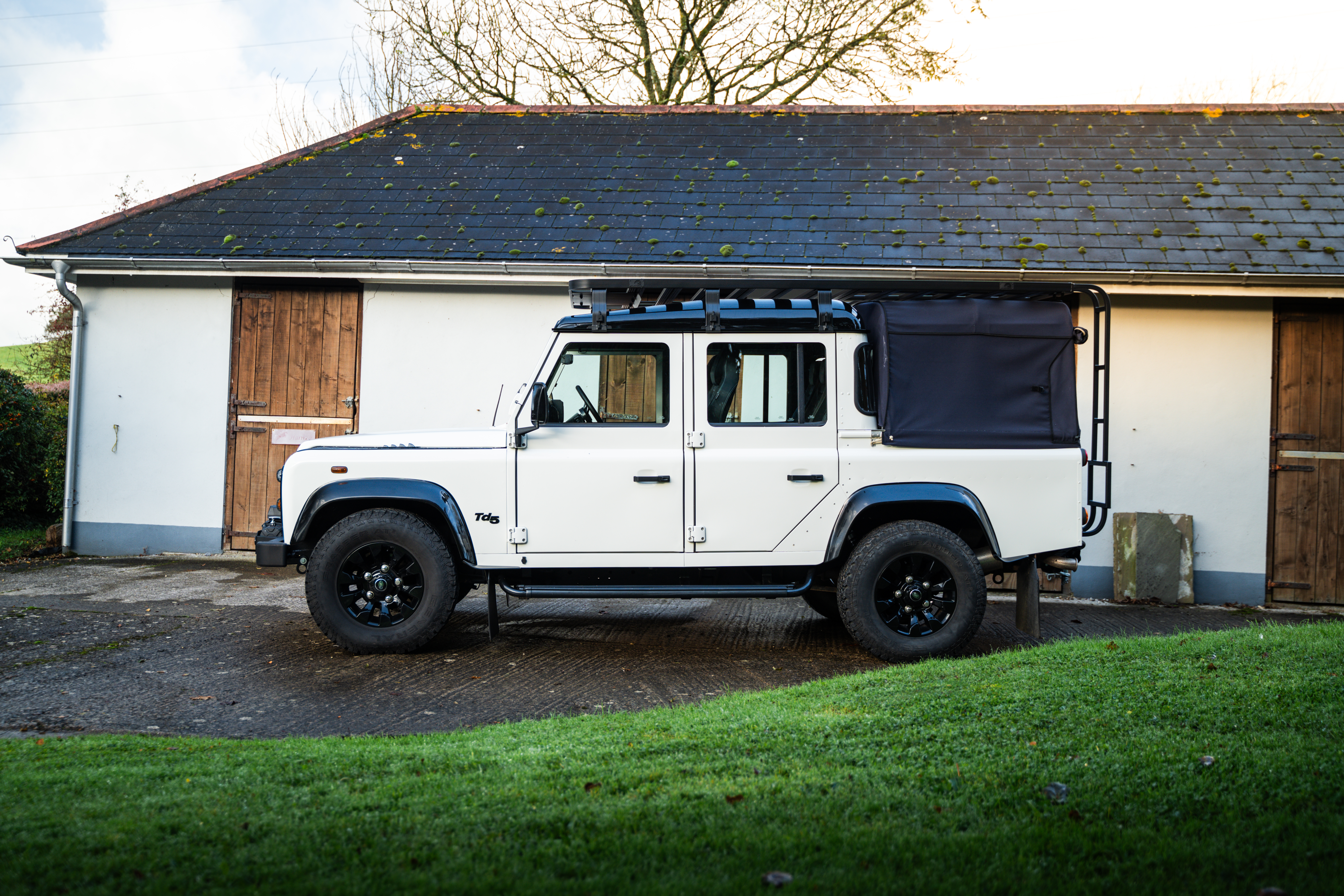 2004 Land Rover Defender 110 TD5 Double Cab Pick Up for sale by auction ...