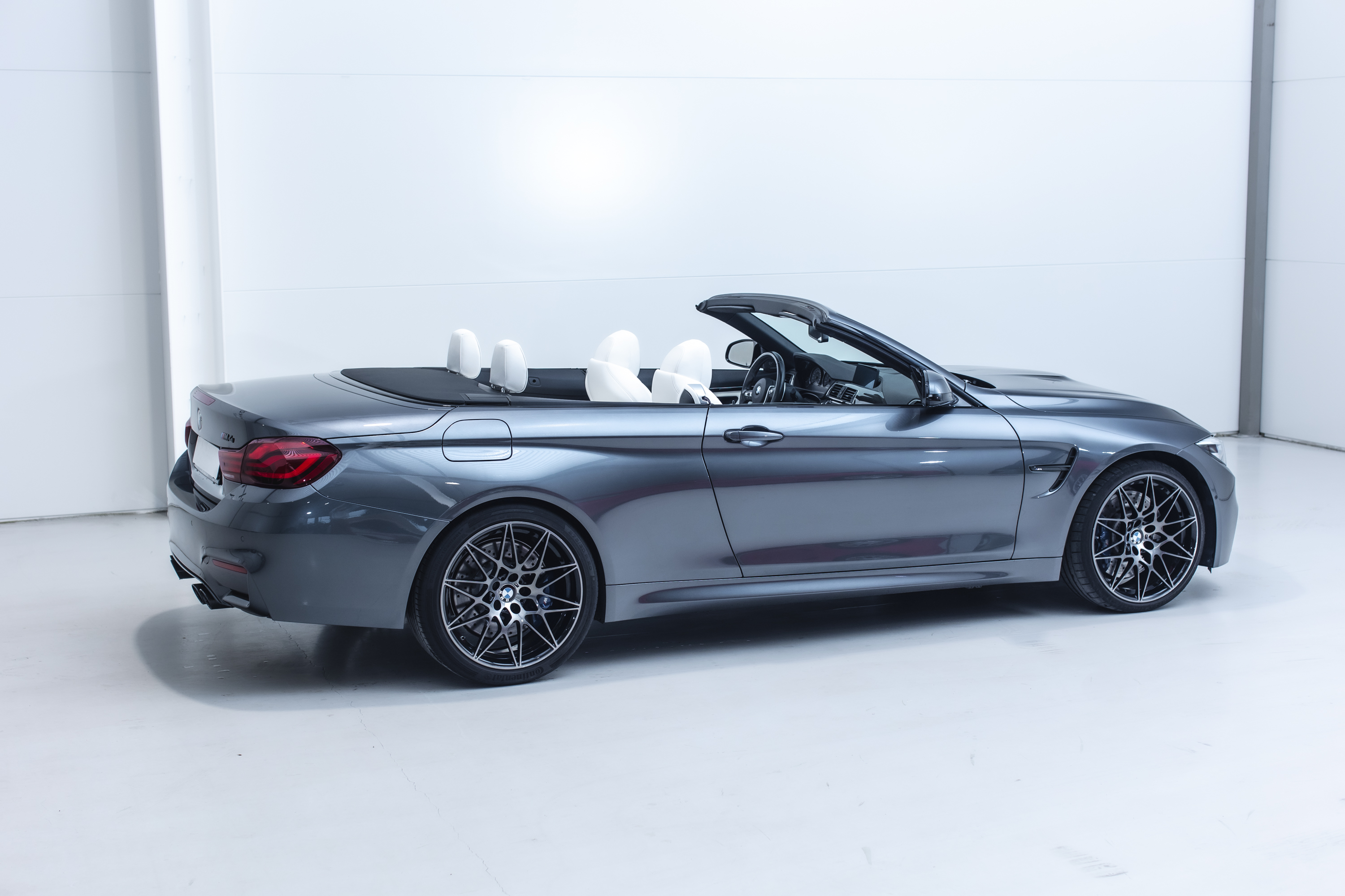 2020 BMW (F83) M4 Convertible for sale by auction in Uppsala, Sweden