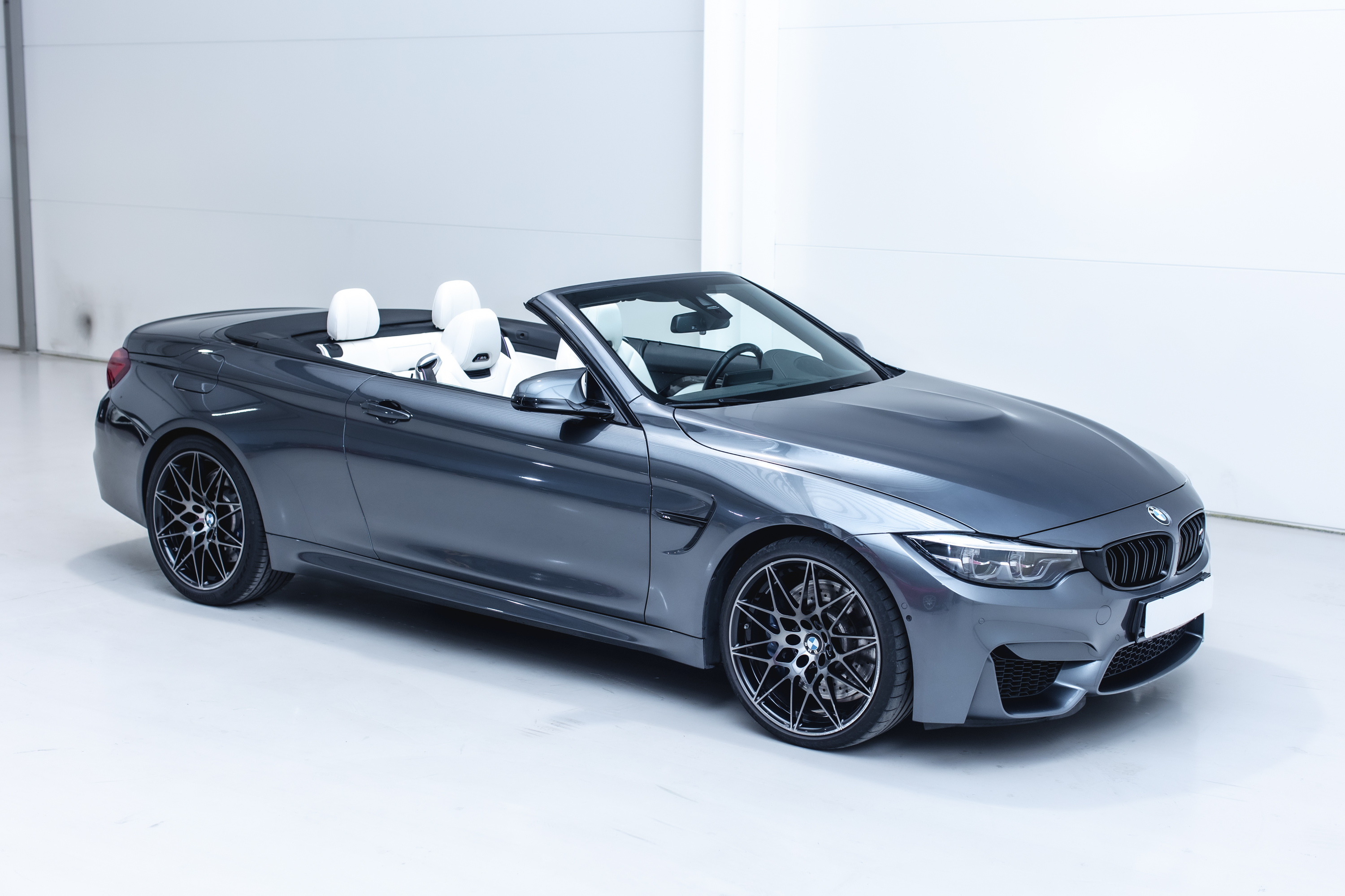 2020 BMW (F83) M4 Convertible for sale by auction in Uppsala, Sweden