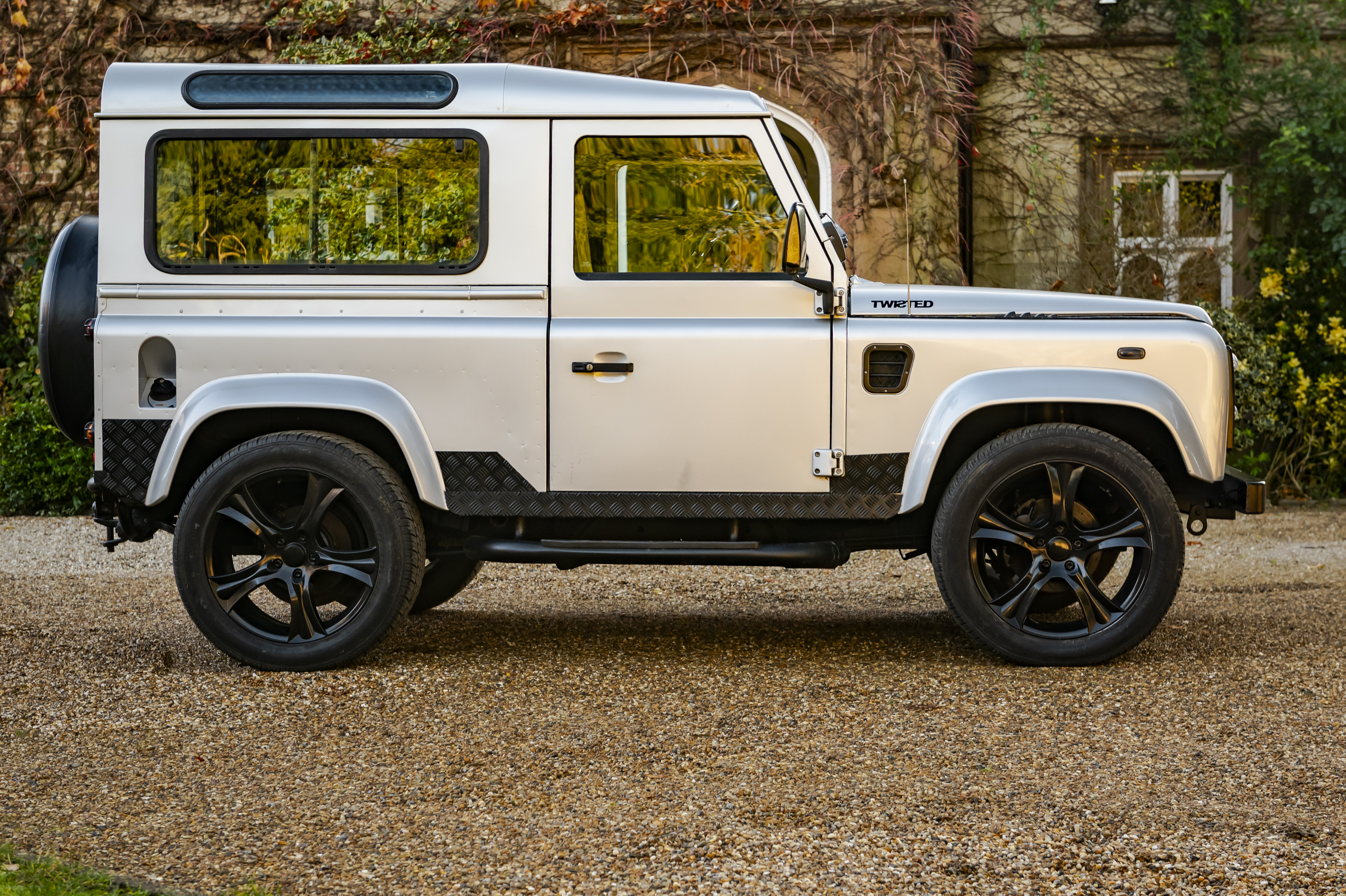 2007 Land Rover Defender 90 TD5 Station Wagon - Twisted Upgrades for ...