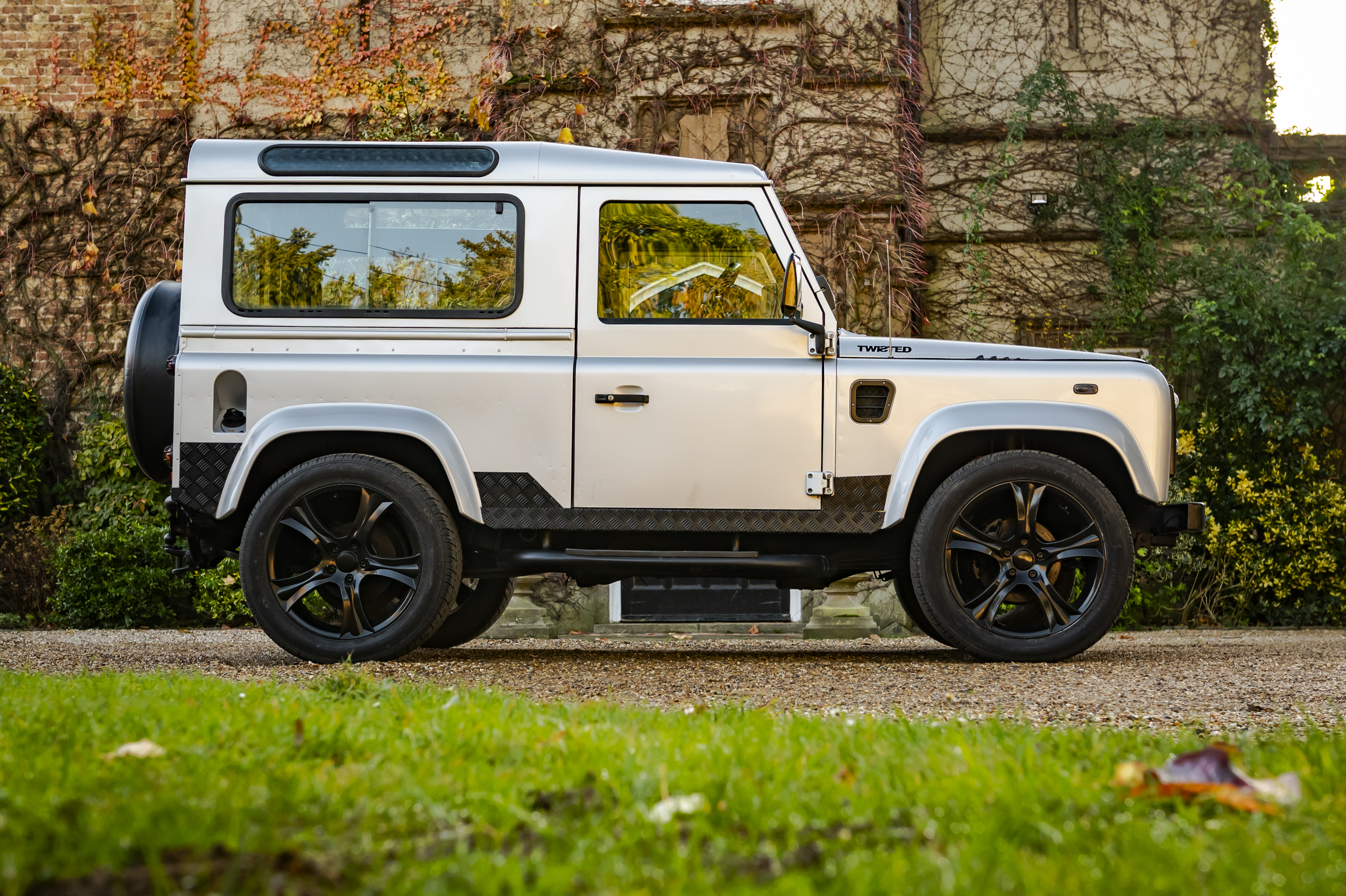 2007 Land Rover Defender 90 TD5 Station Wagon - Twisted Upgrades for ...