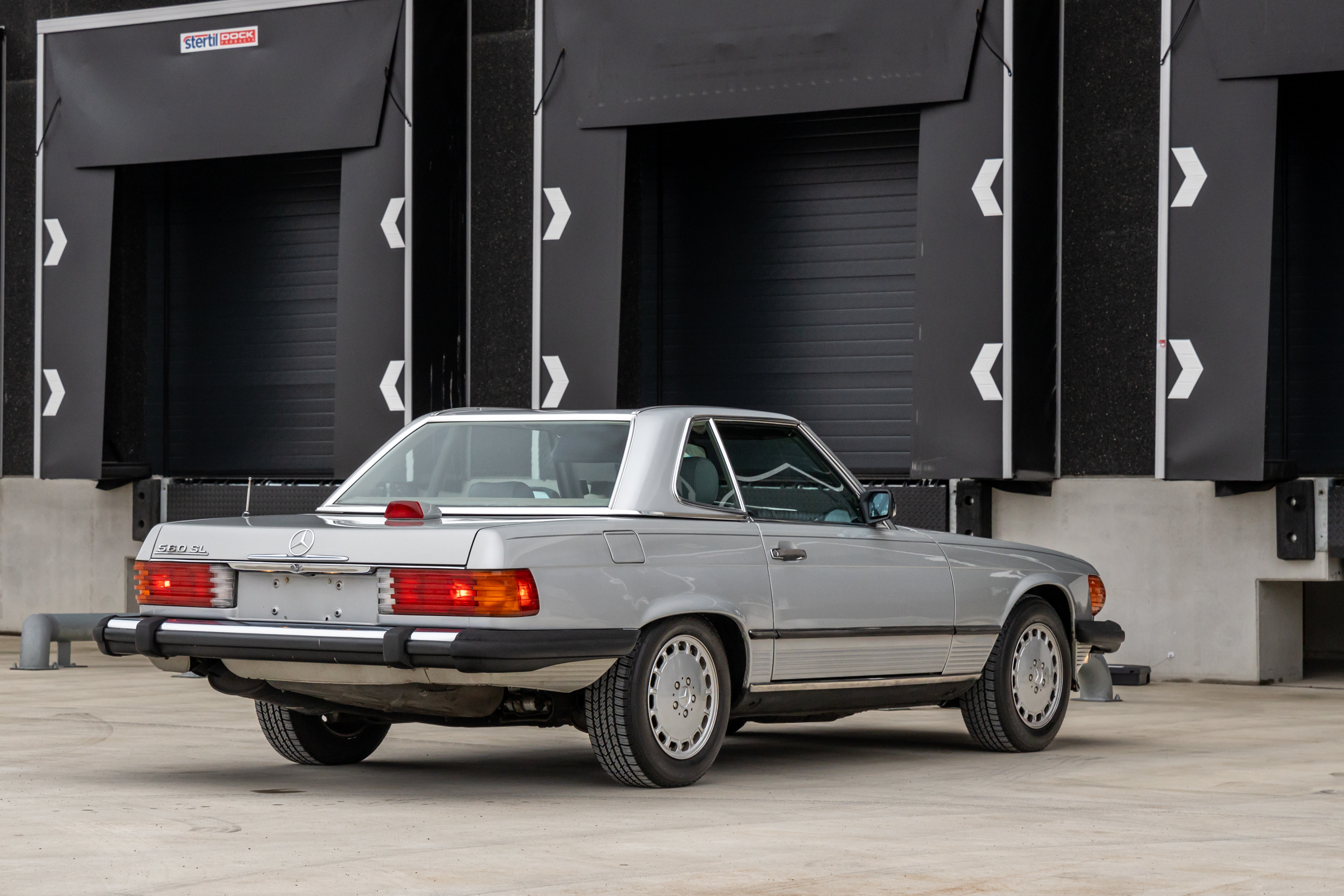 1987 Mercedes-Benz (R107) 560SL for sale in Bleiswijk, Netherlands