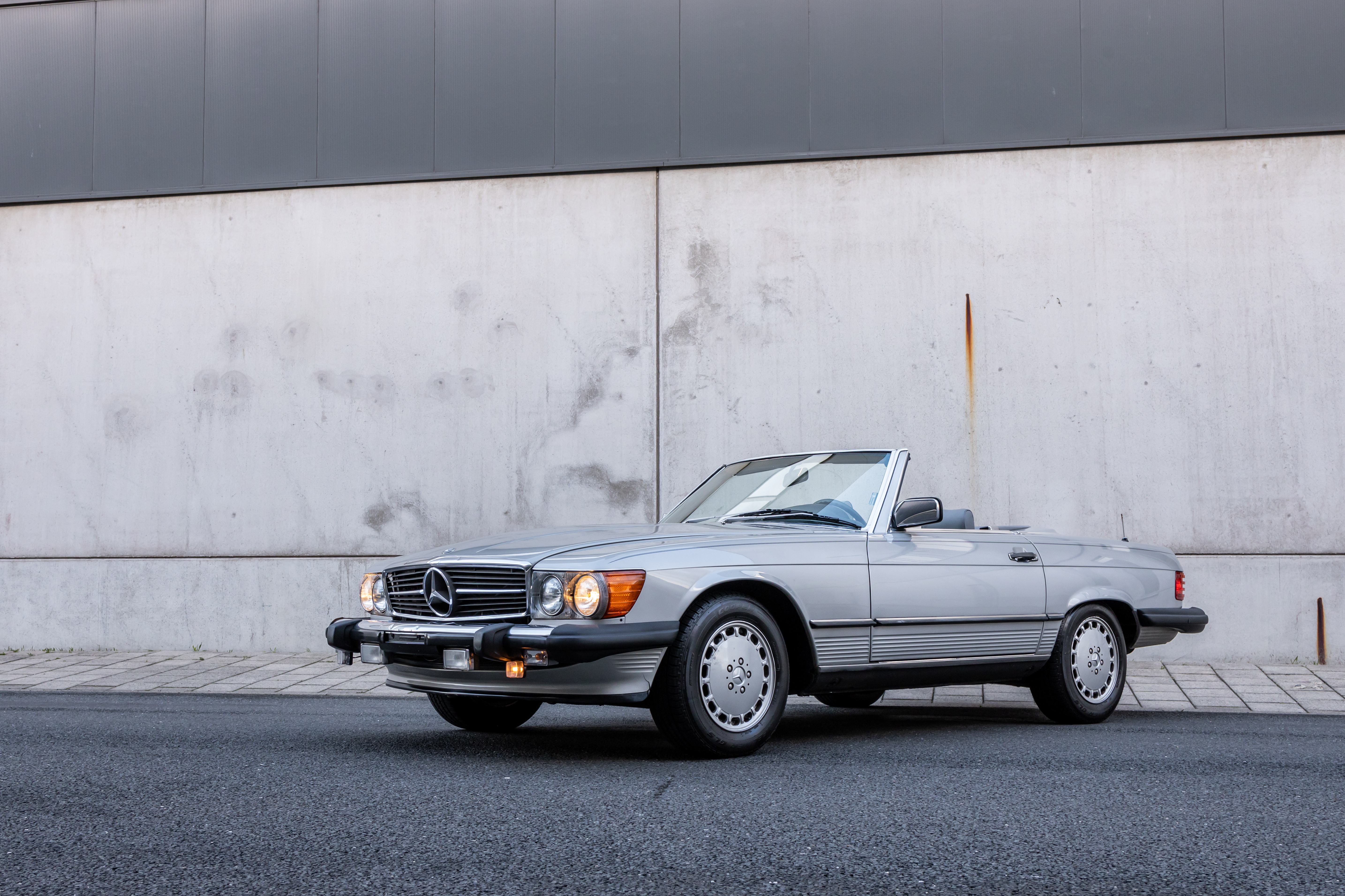 1987 Mercedes-Benz (R107) 560SL for sale in Bleiswijk, Netherlands