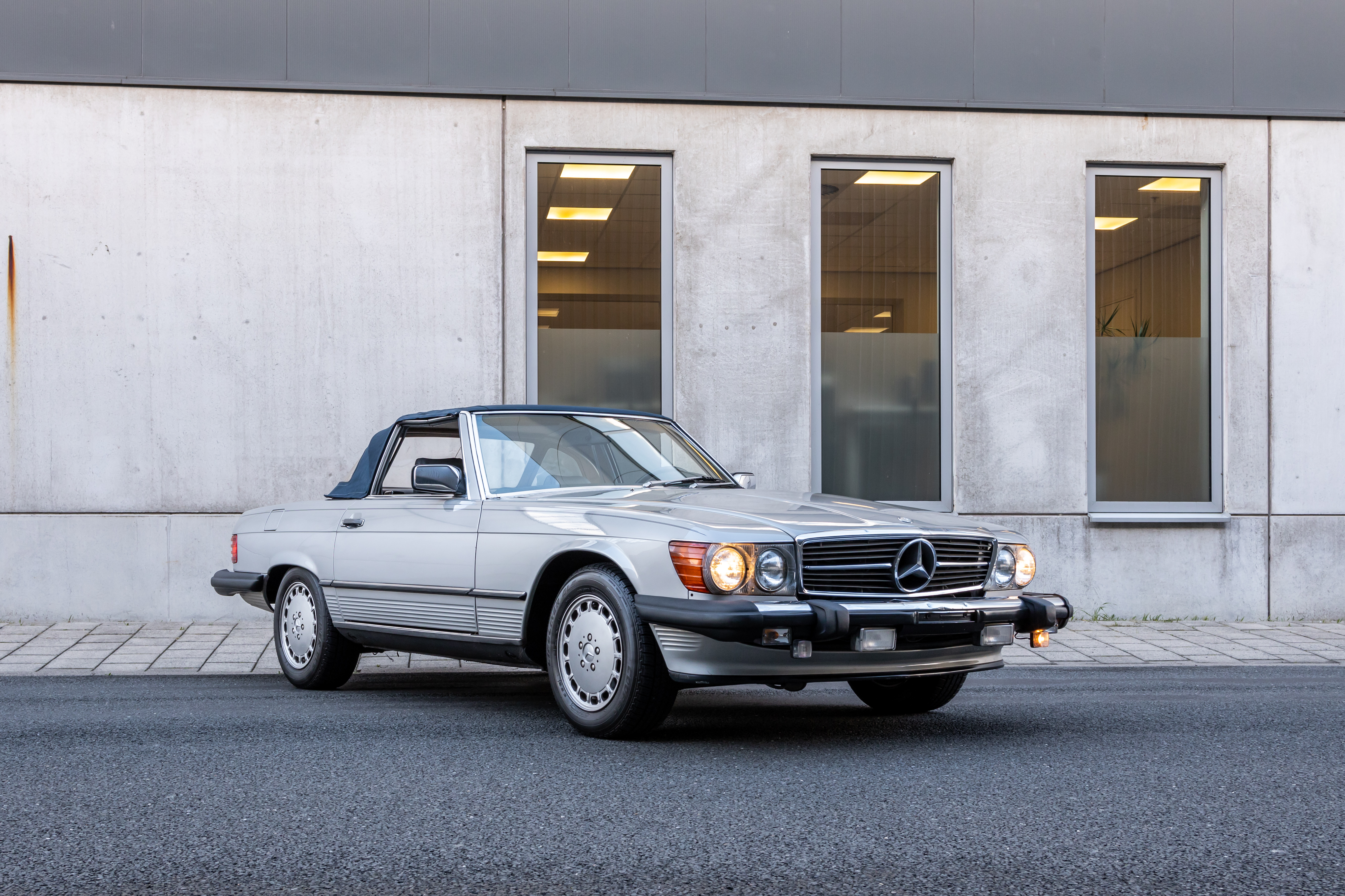 1987 Mercedes-Benz (R107) 560SL for sale in Bleiswijk, Netherlands