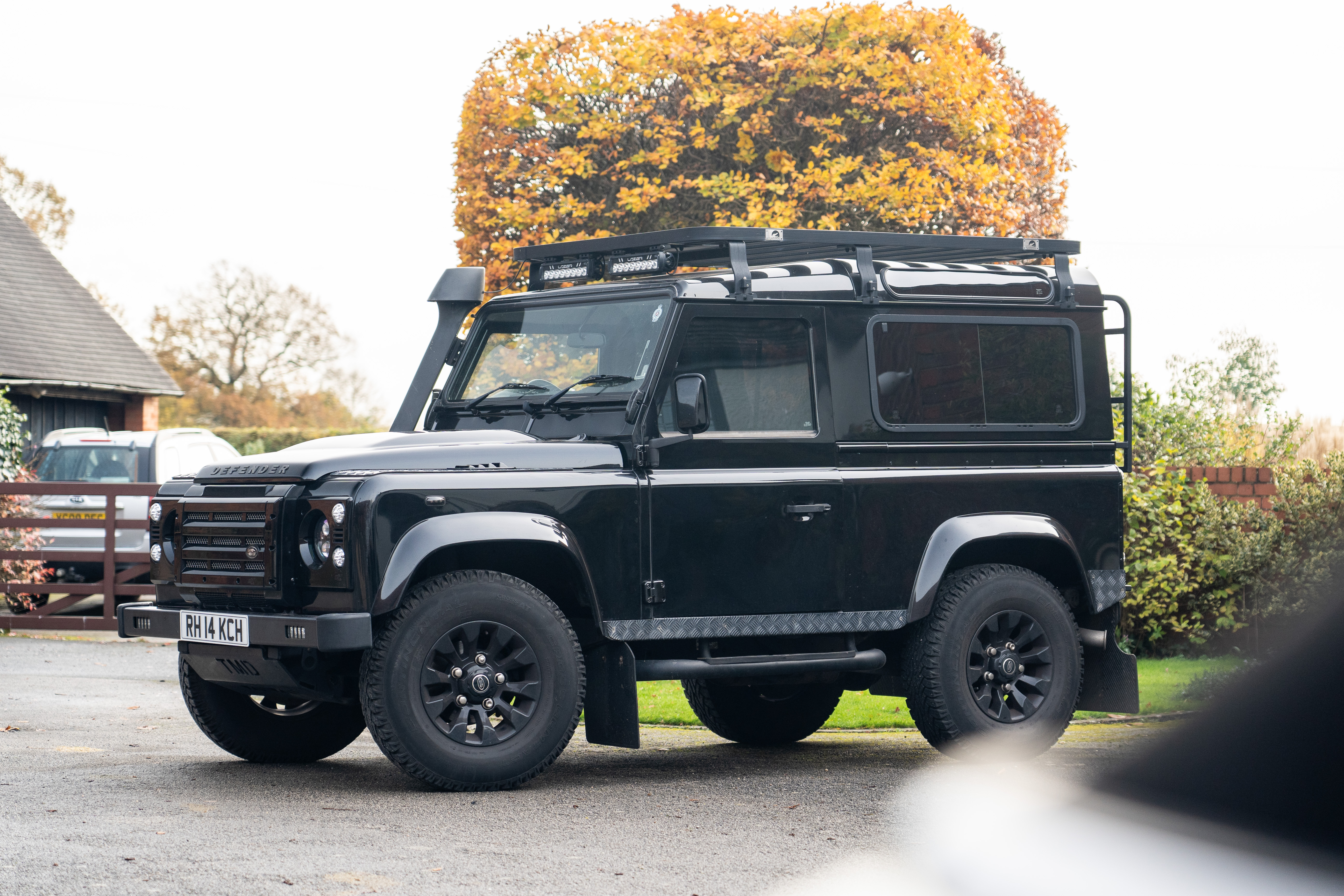 2014 Land Rover Defender 90 XS Station Wagon for sale by auction in ...