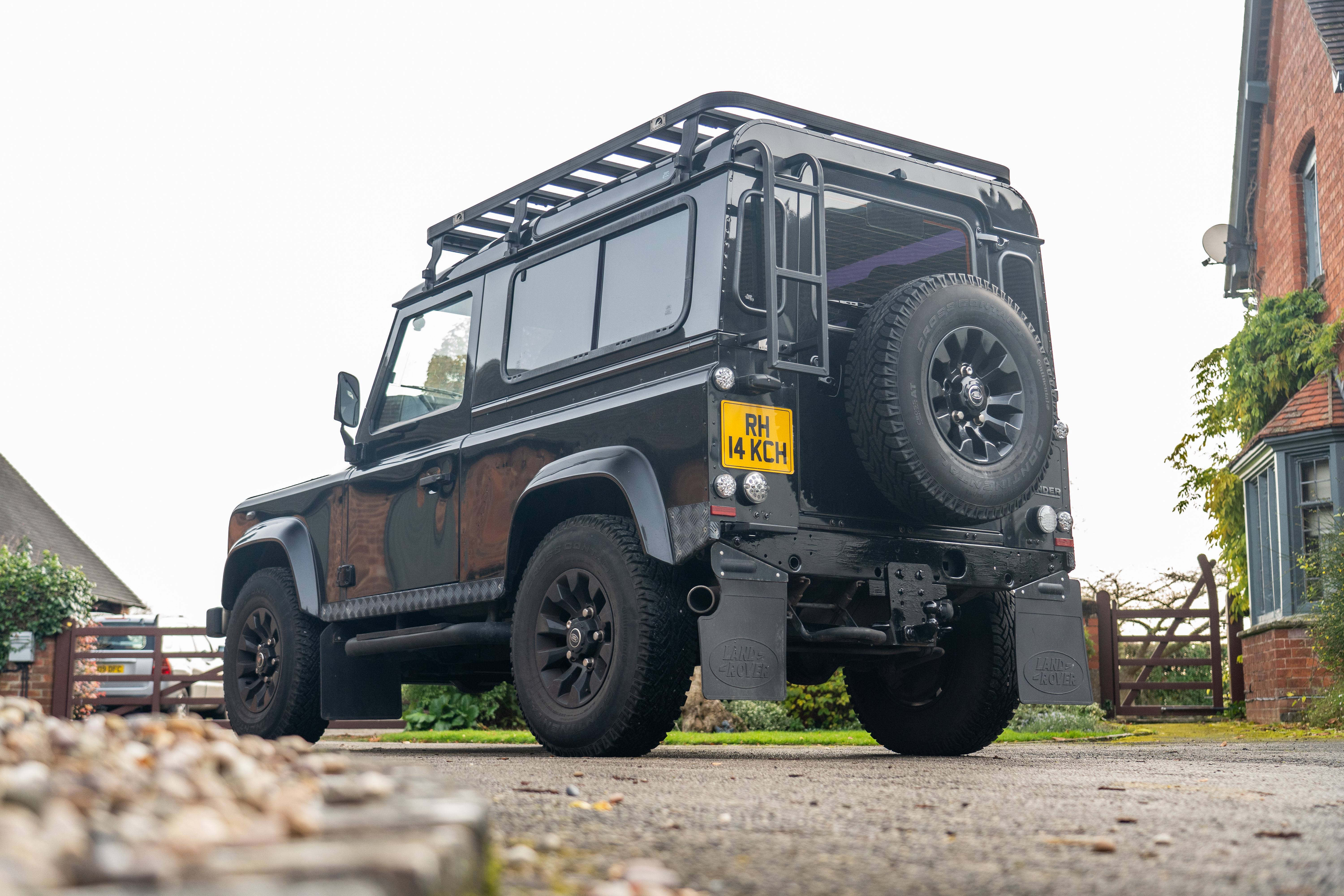 2014 Land Rover Defender 90 XS Station Wagon for sale by auction in ...