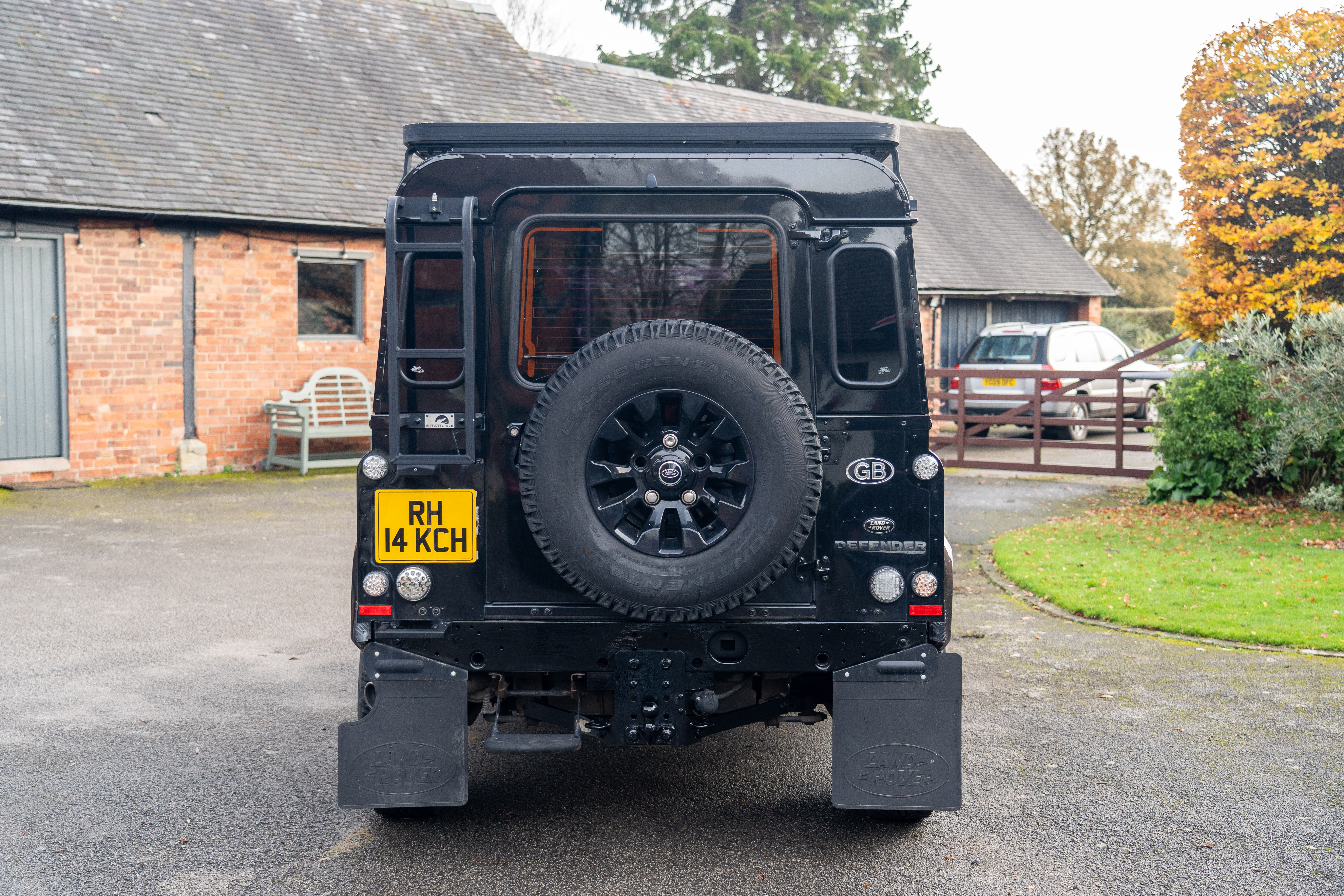 2014 Land Rover Defender 90 XS Station Wagon for sale by auction in ...