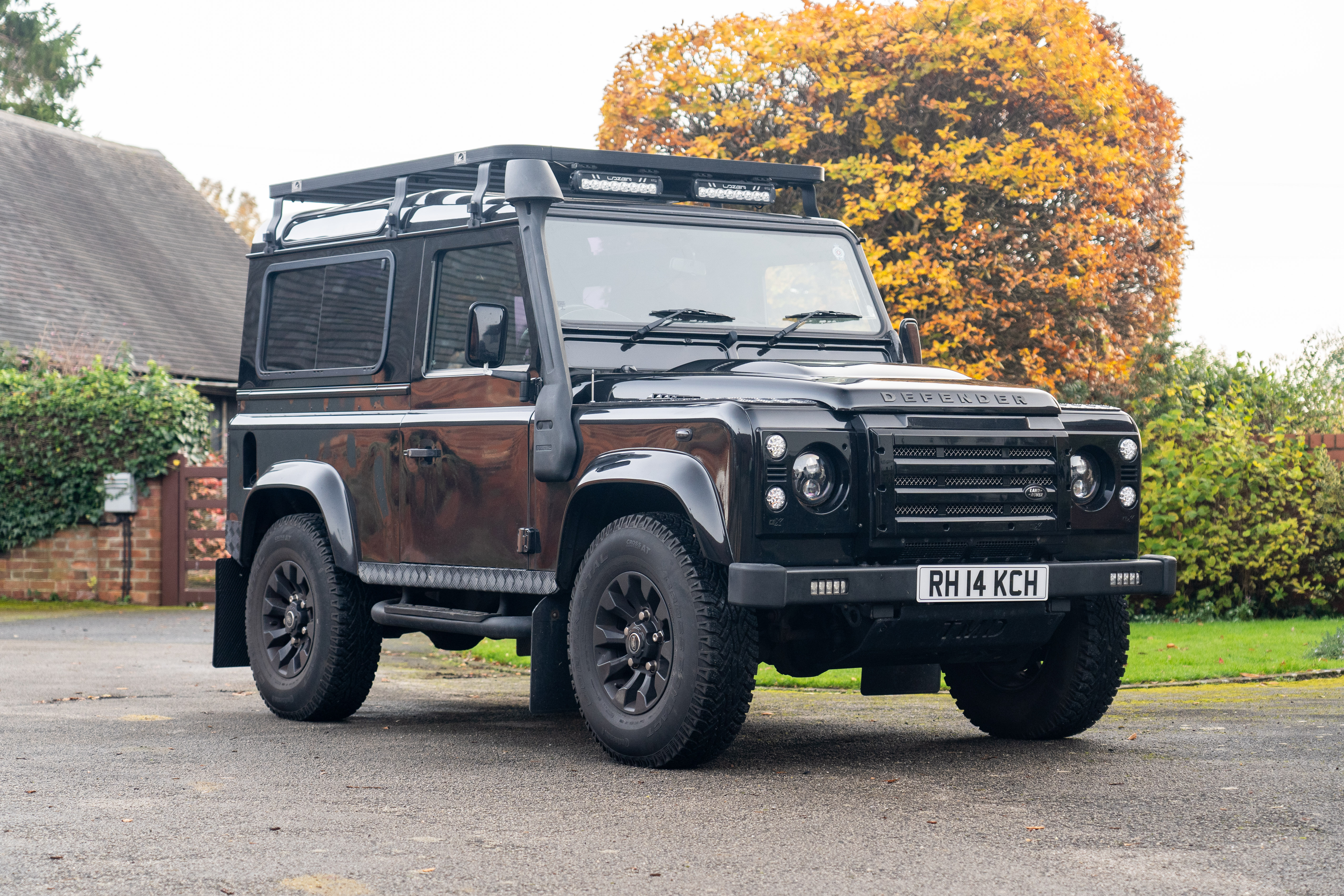 2014 Land Rover Defender 90 XS Station Wagon for sale by auction in ...