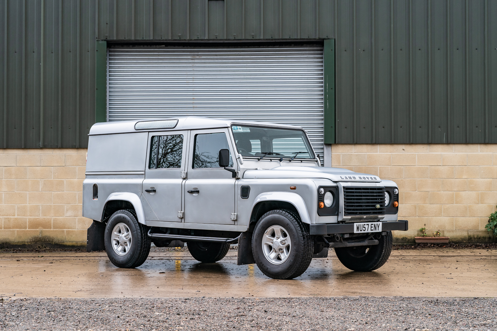 2007 Land Rover Defender 110 Utility - 4,436 KM for sale by auction in ...