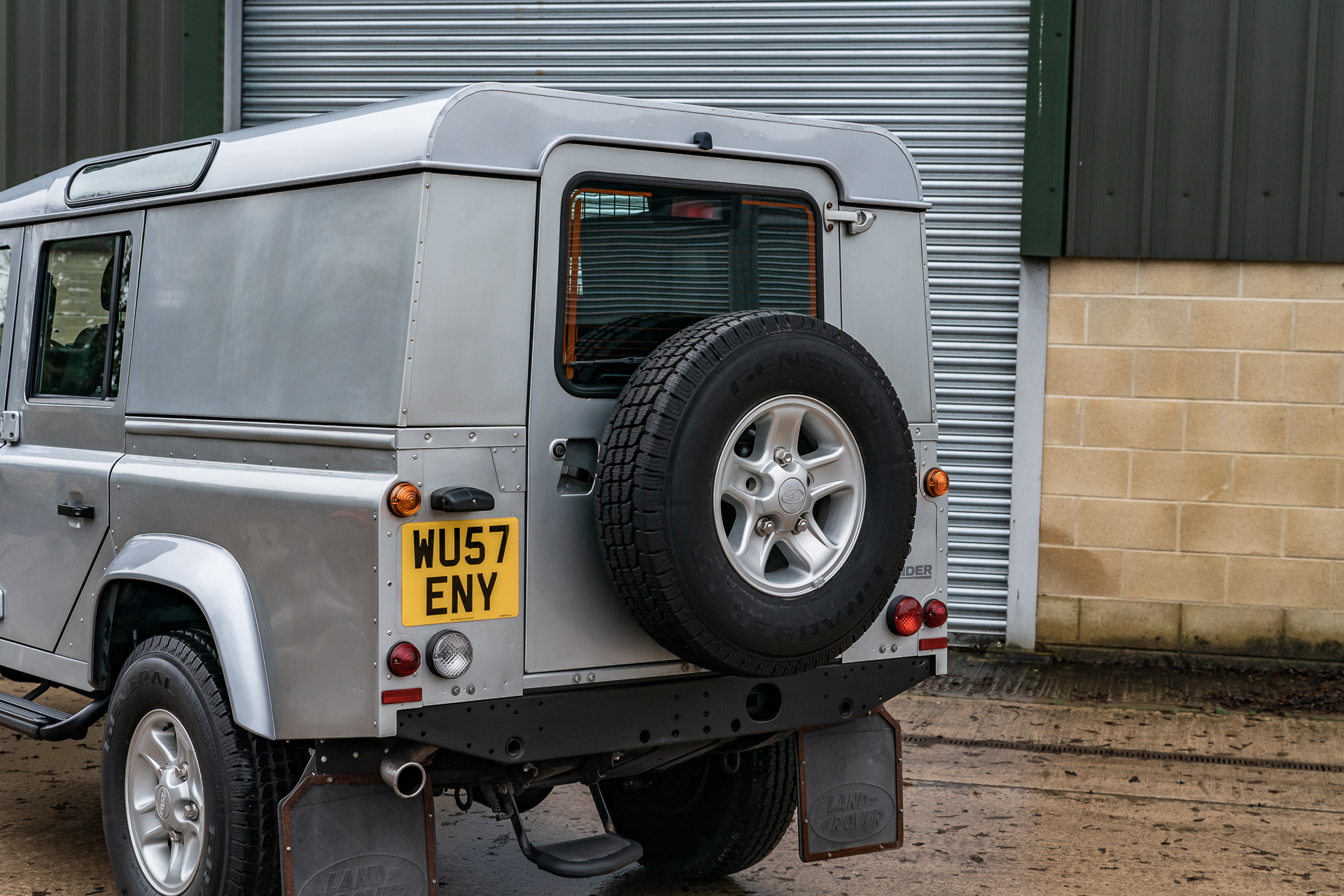 2007 Land Rover Defender 110 Utility - 4,436 KM for sale by auction in ...
