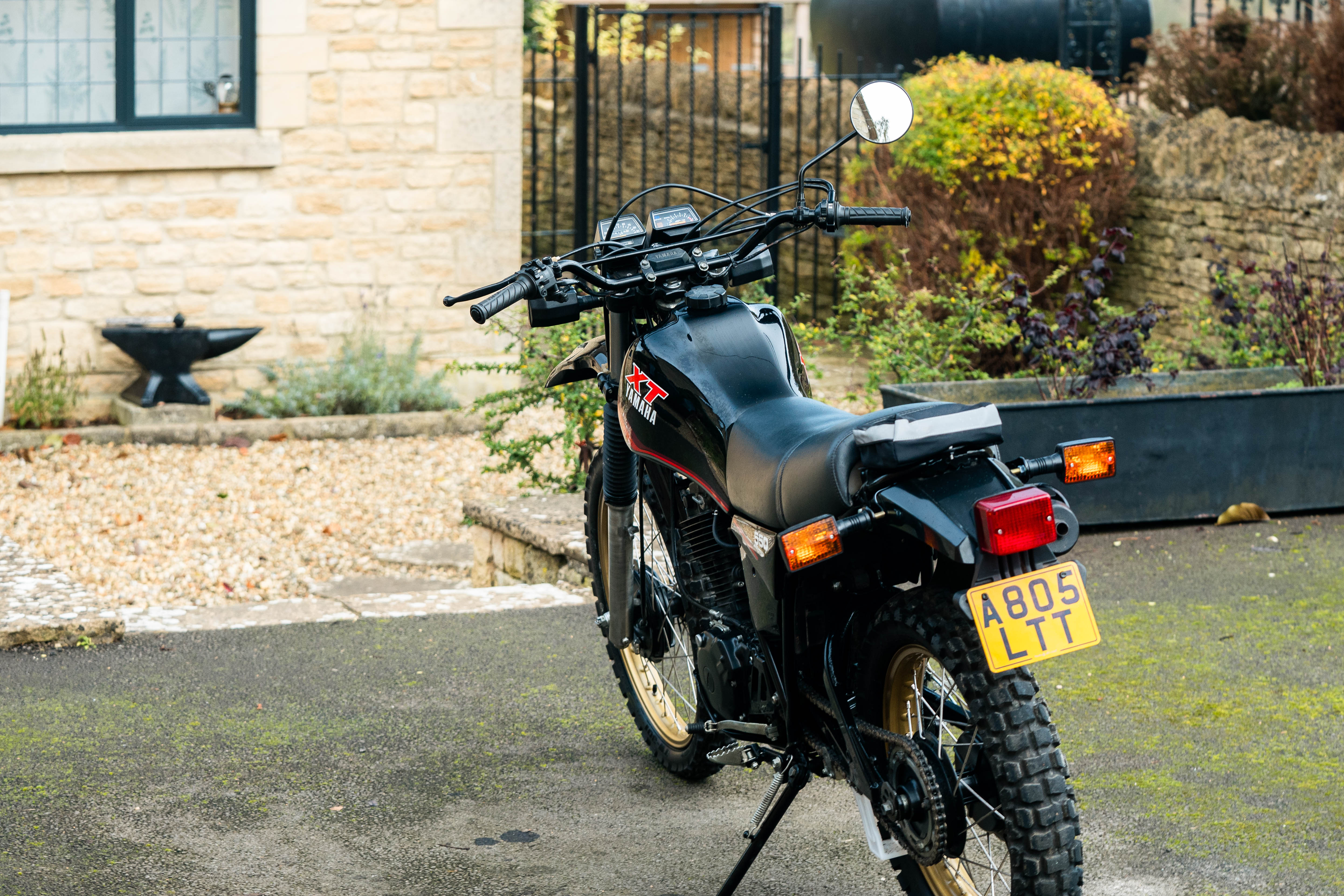 1983 Yamaha XT 550 for sale by auction in Burford, Oxfordshire, United ...
