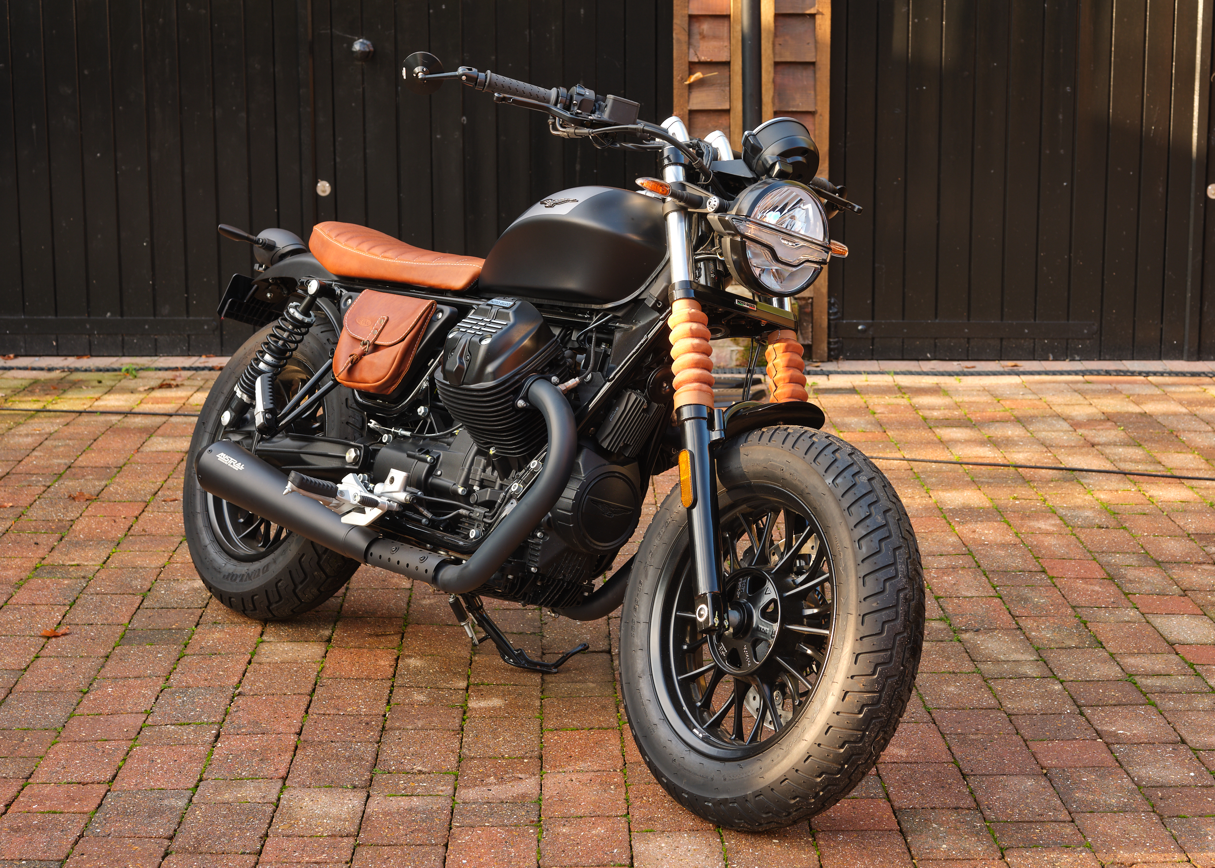 2021 Moto Guzzi V9 Bobber Custom - 98 Miles for sale by auction in ...