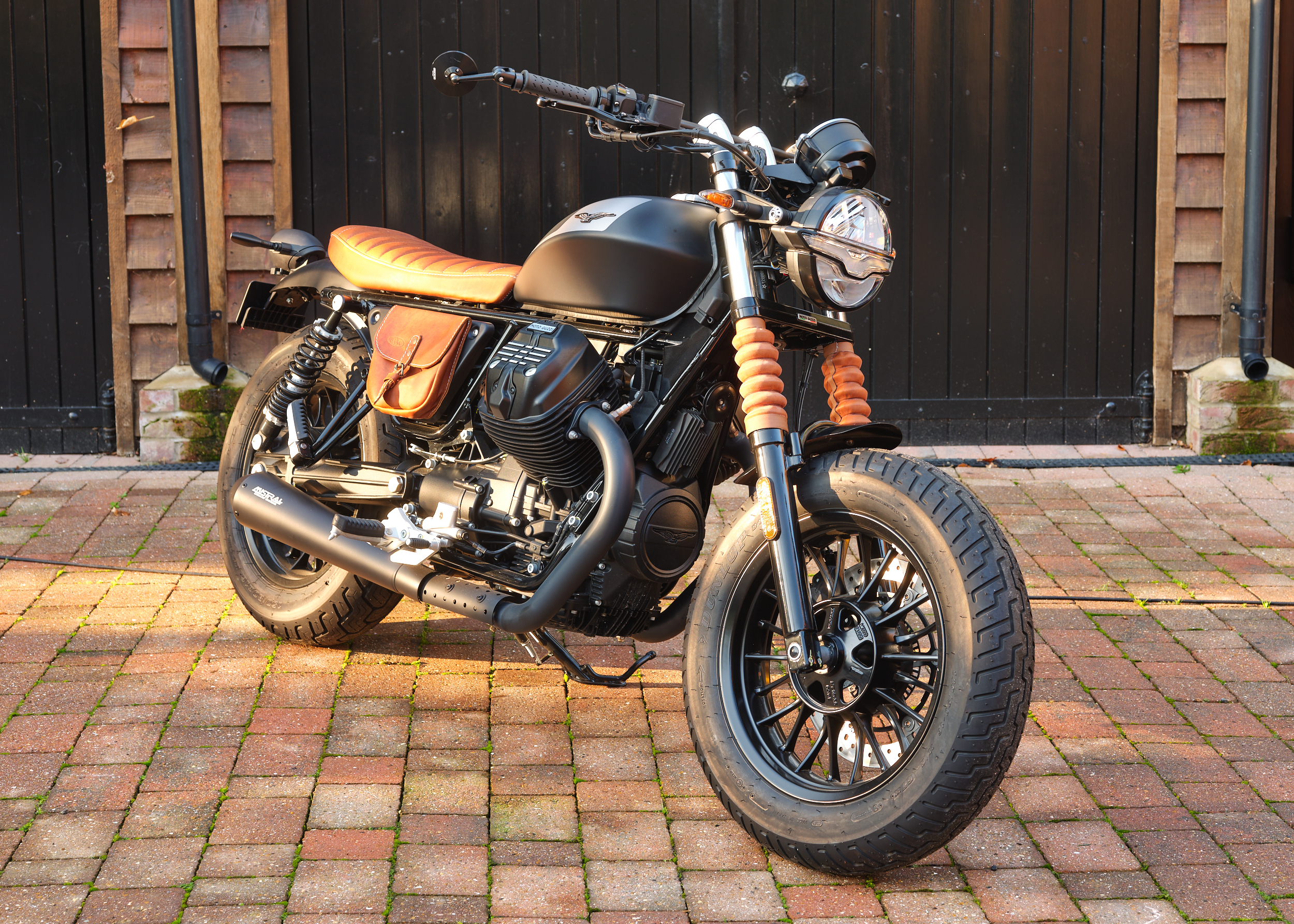 2021 Moto Guzzi V9 Bobber Custom - 98 Miles for sale by auction in ...