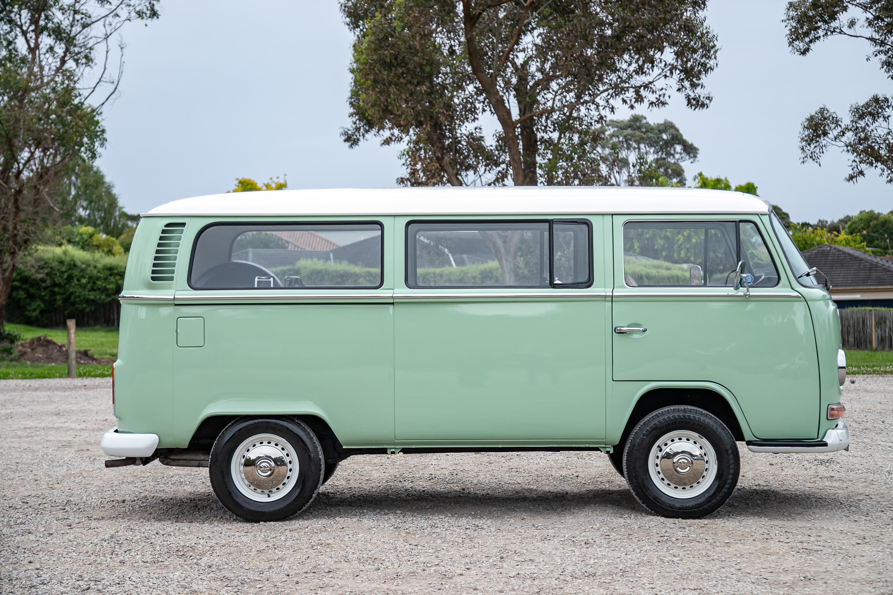 1972 Volkswagen Type 2 (T2) Kombi for sale by auction in Ringwood North ...