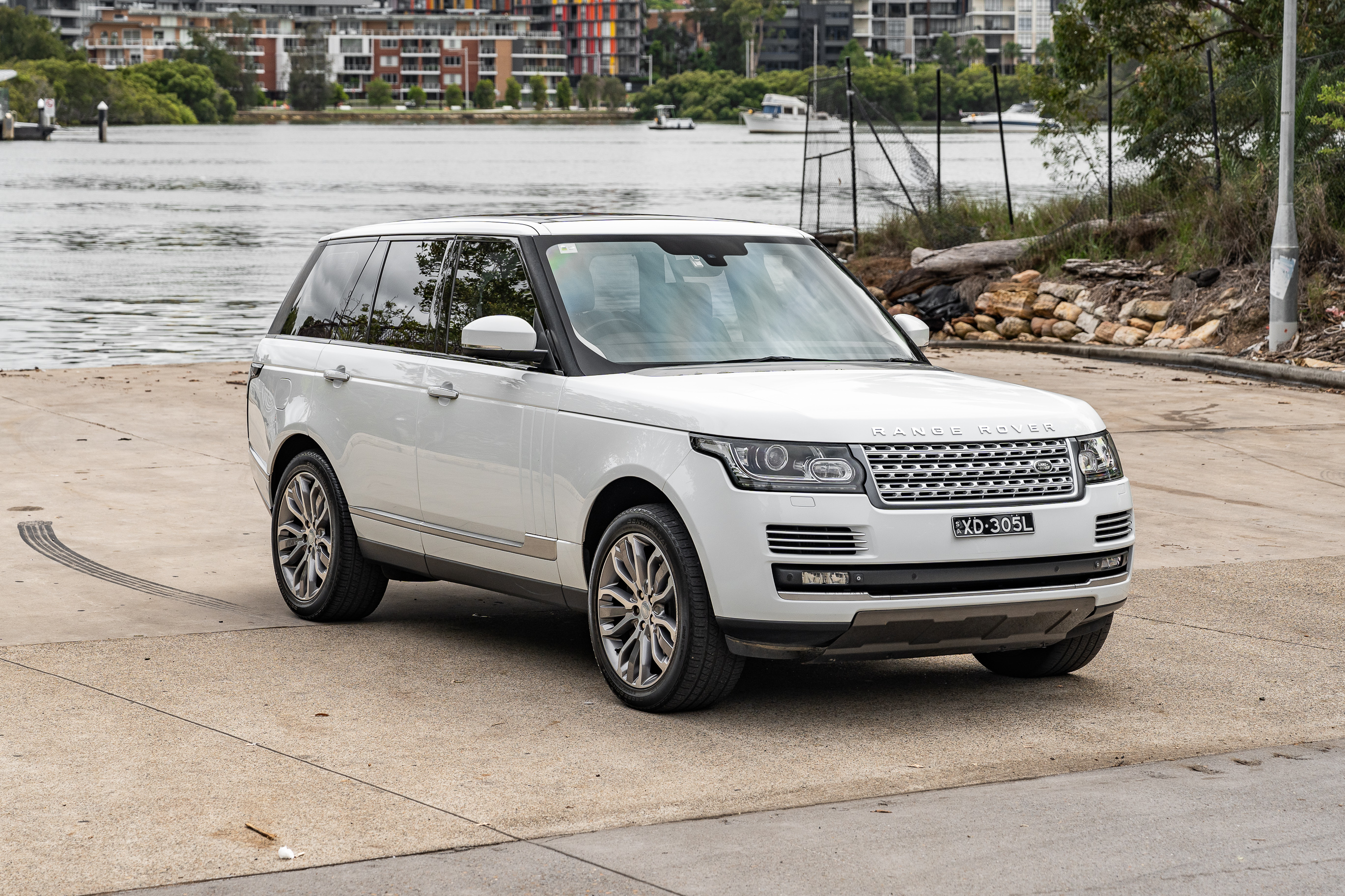 2014 Range Rover Vogue SE SDV8 for sale by auction in Sydney, NSW ...