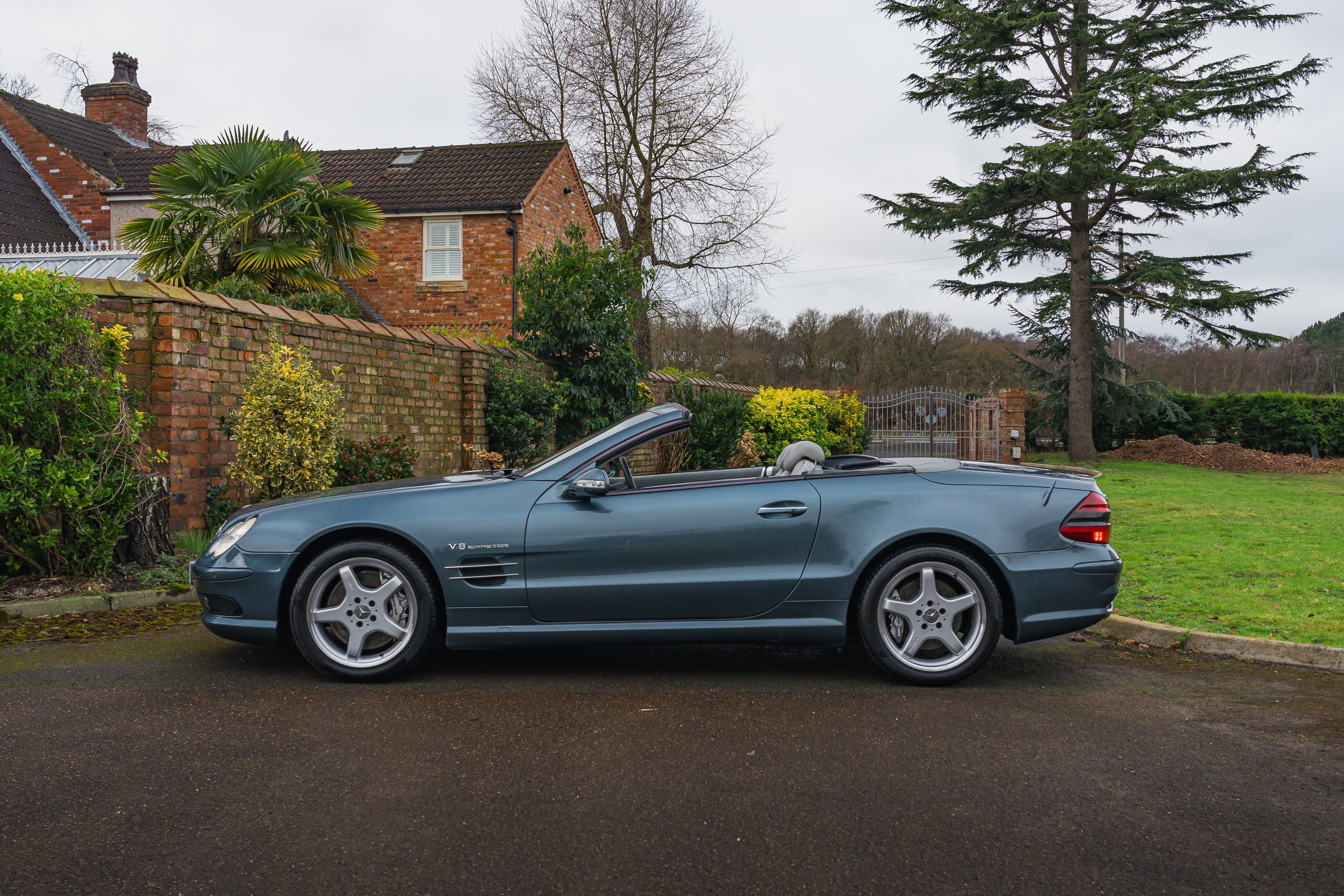 2002 Mercedes-Benz (R230) SL55 AMG for sale by auction in Doncaster ...