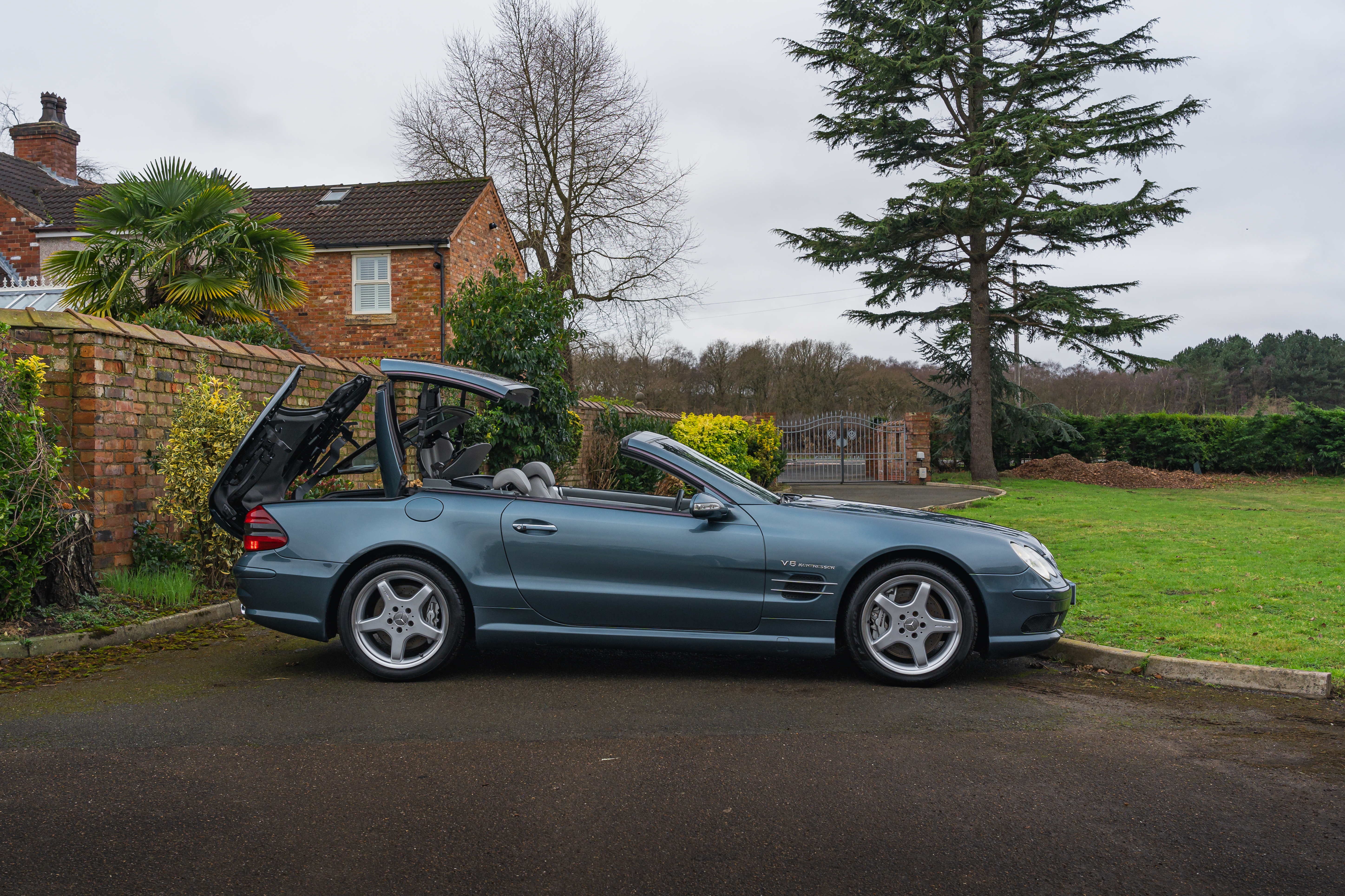 2002 Mercedes-Benz (R230) SL55 AMG for sale by auction in Doncaster ...