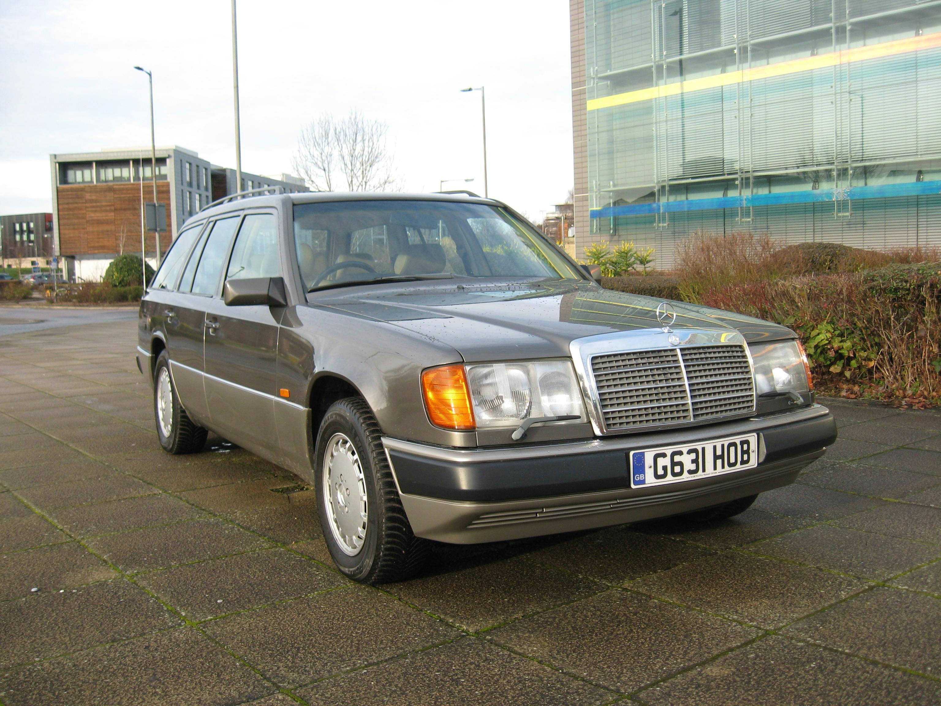 1990 MERCEDES-BENZ 300 TE 4MATIC