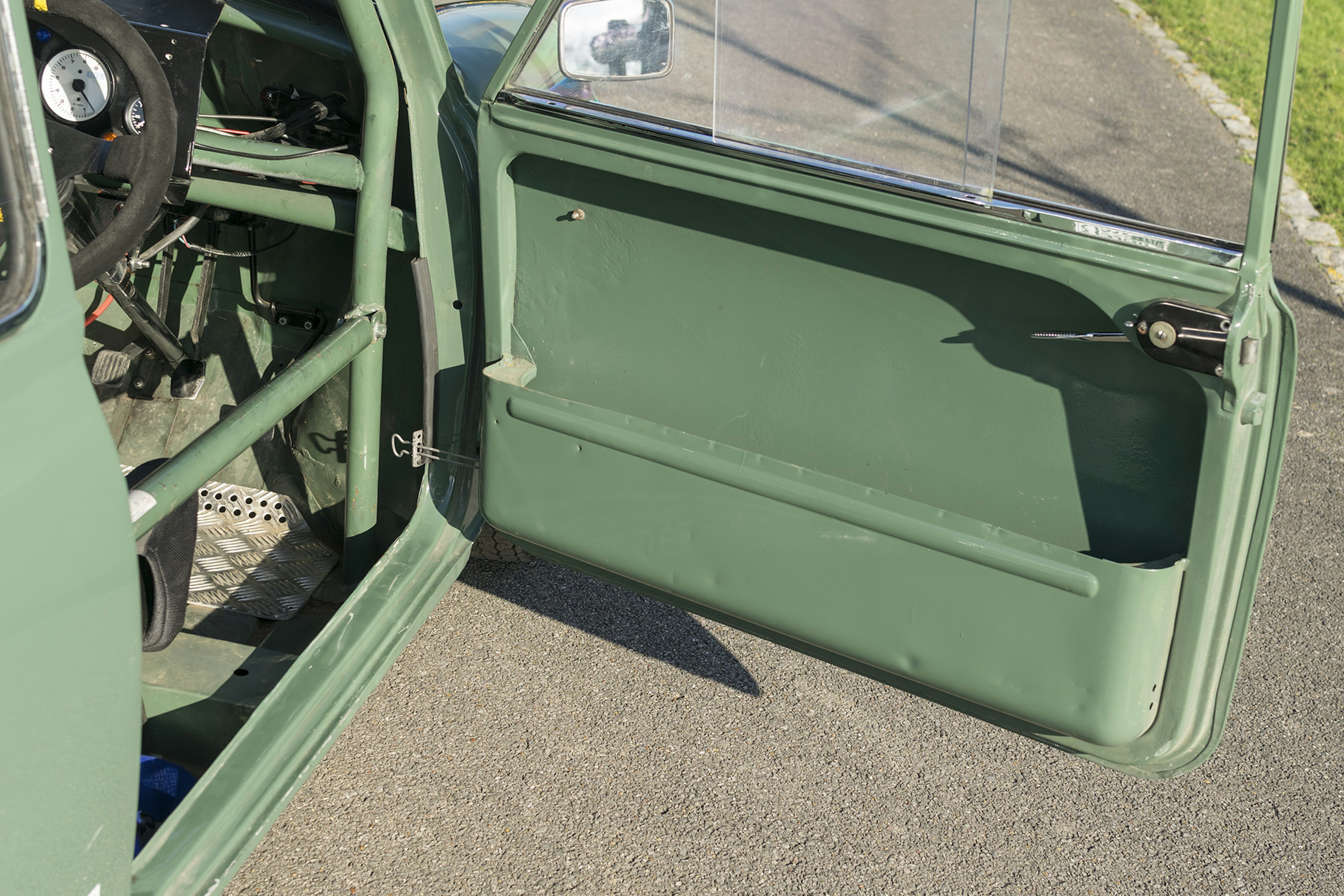 1966 AUSTIN MINI FIA COOPER S SPECIFICATION