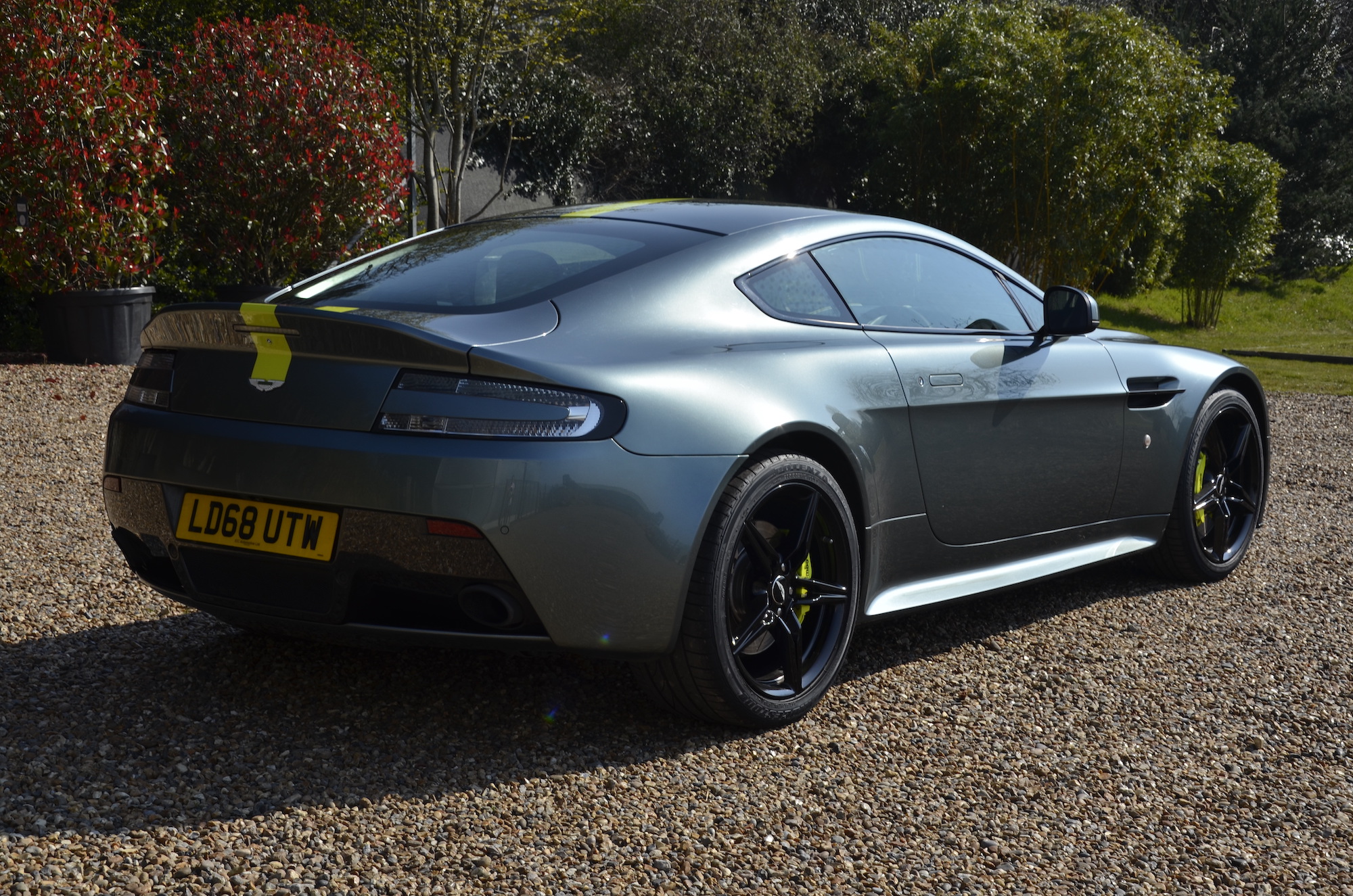 2018 ASTON MARTIN V8 VANTAGE AMR - HALO PACK for sale by auction in ...