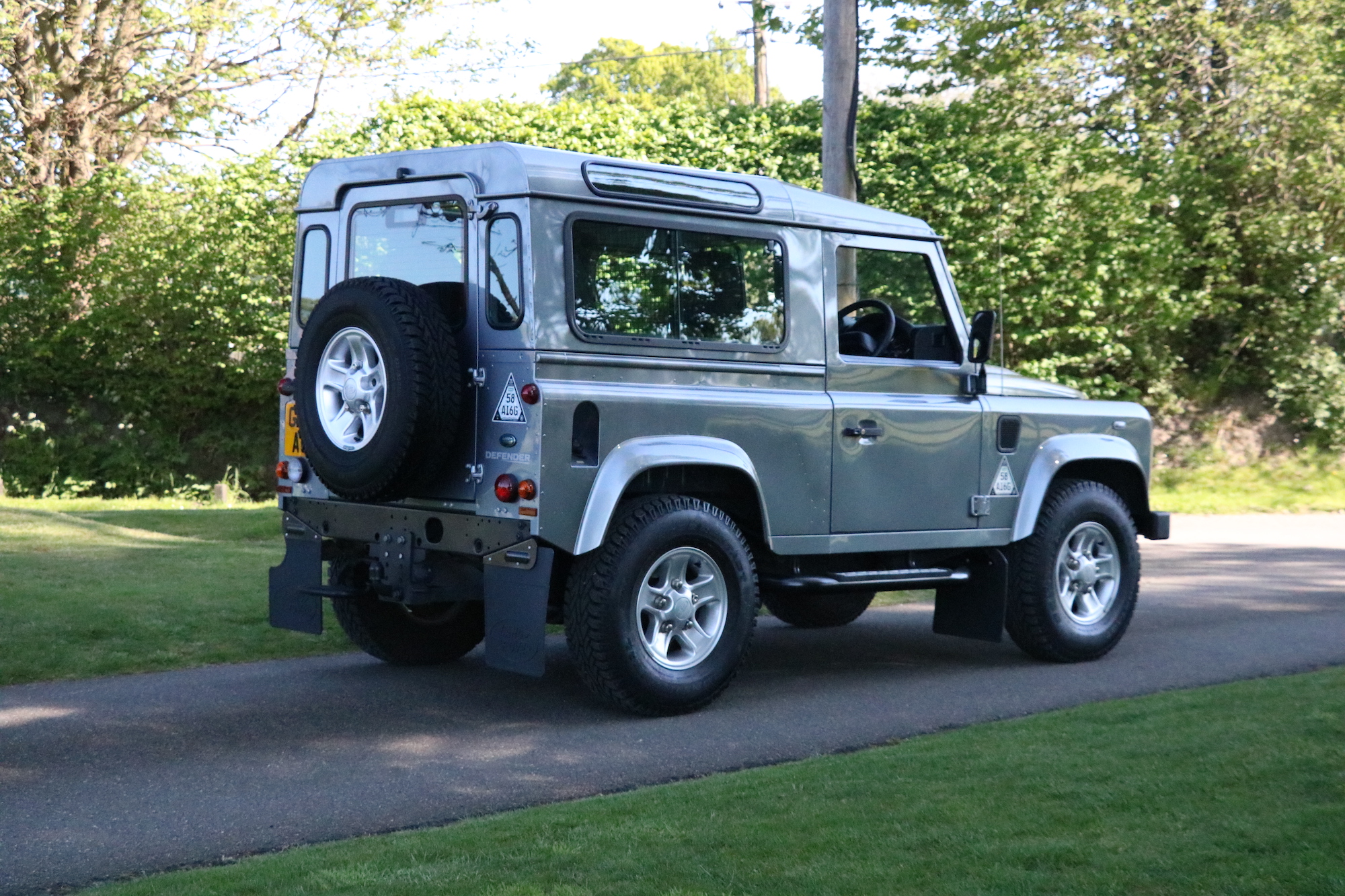 2012 LAND ROVER DEFENDER 90 XS - 11,000 MILES FROM NEW