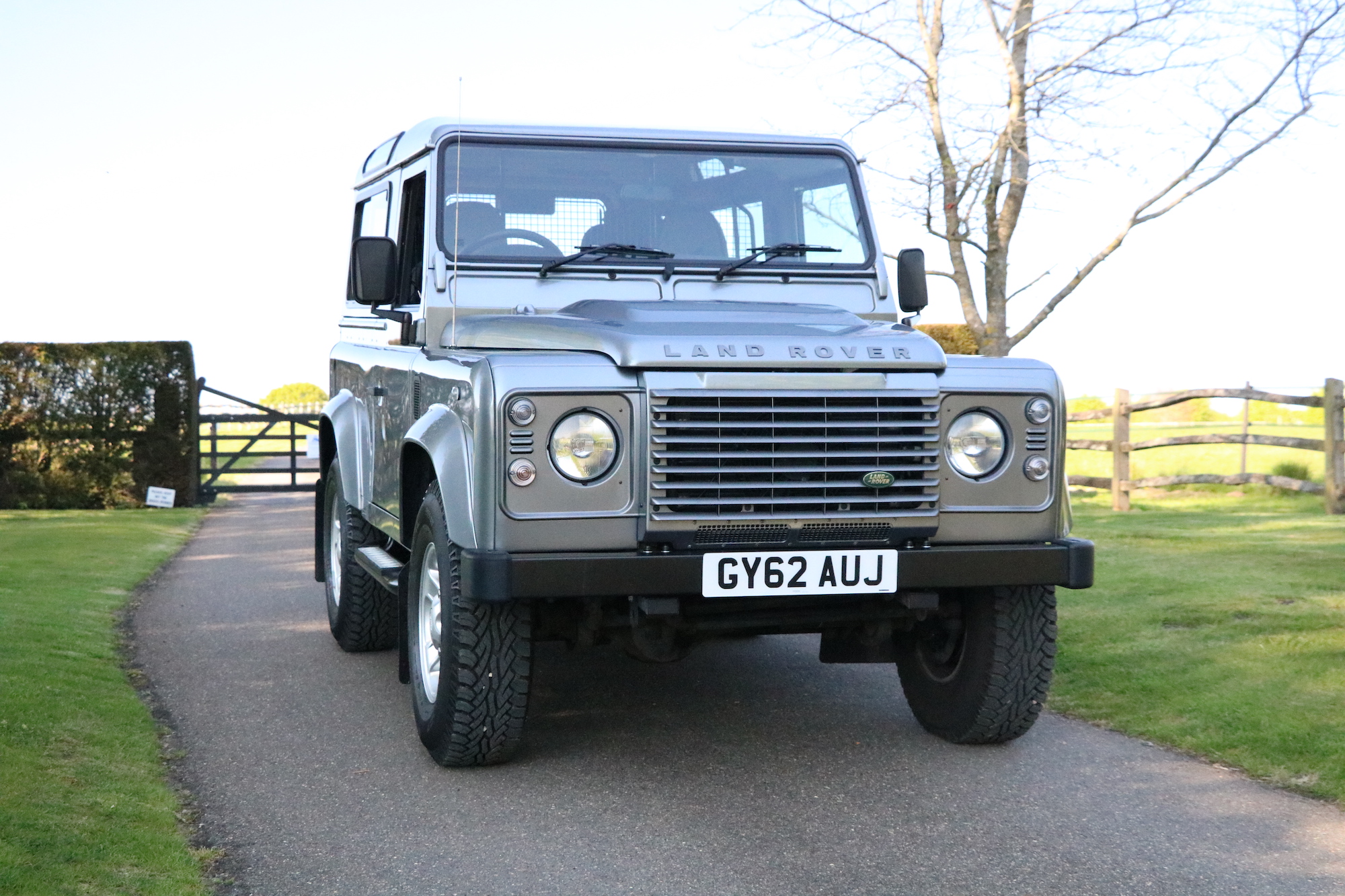 2012 LAND ROVER DEFENDER 90 XS - 11,000 MILES FROM NEW