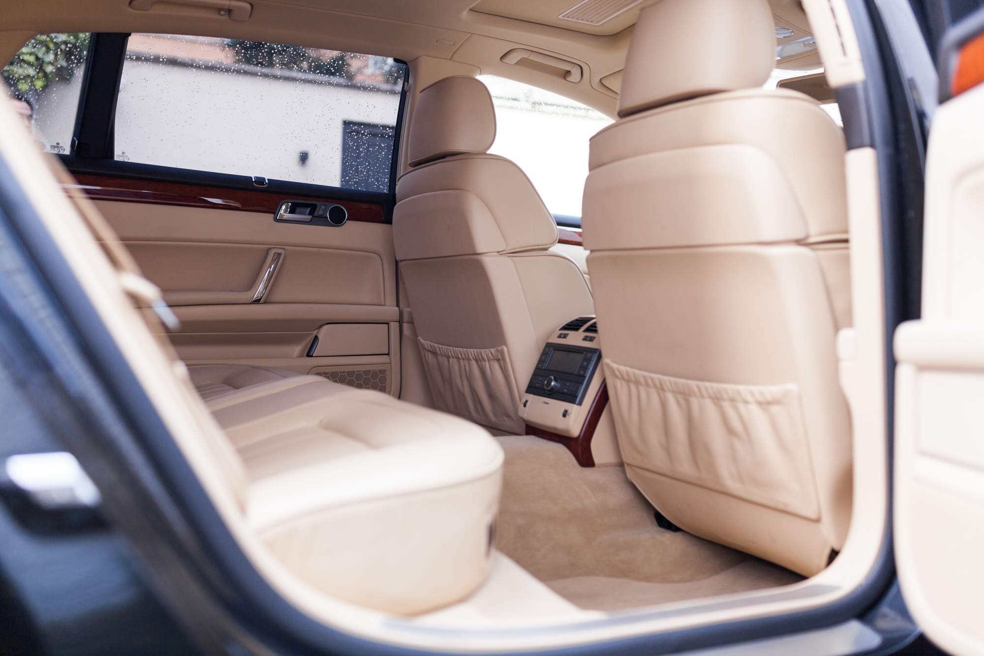 2008 VOLKSWAGEN PHAETON W12 LWB - 23,200 MILES