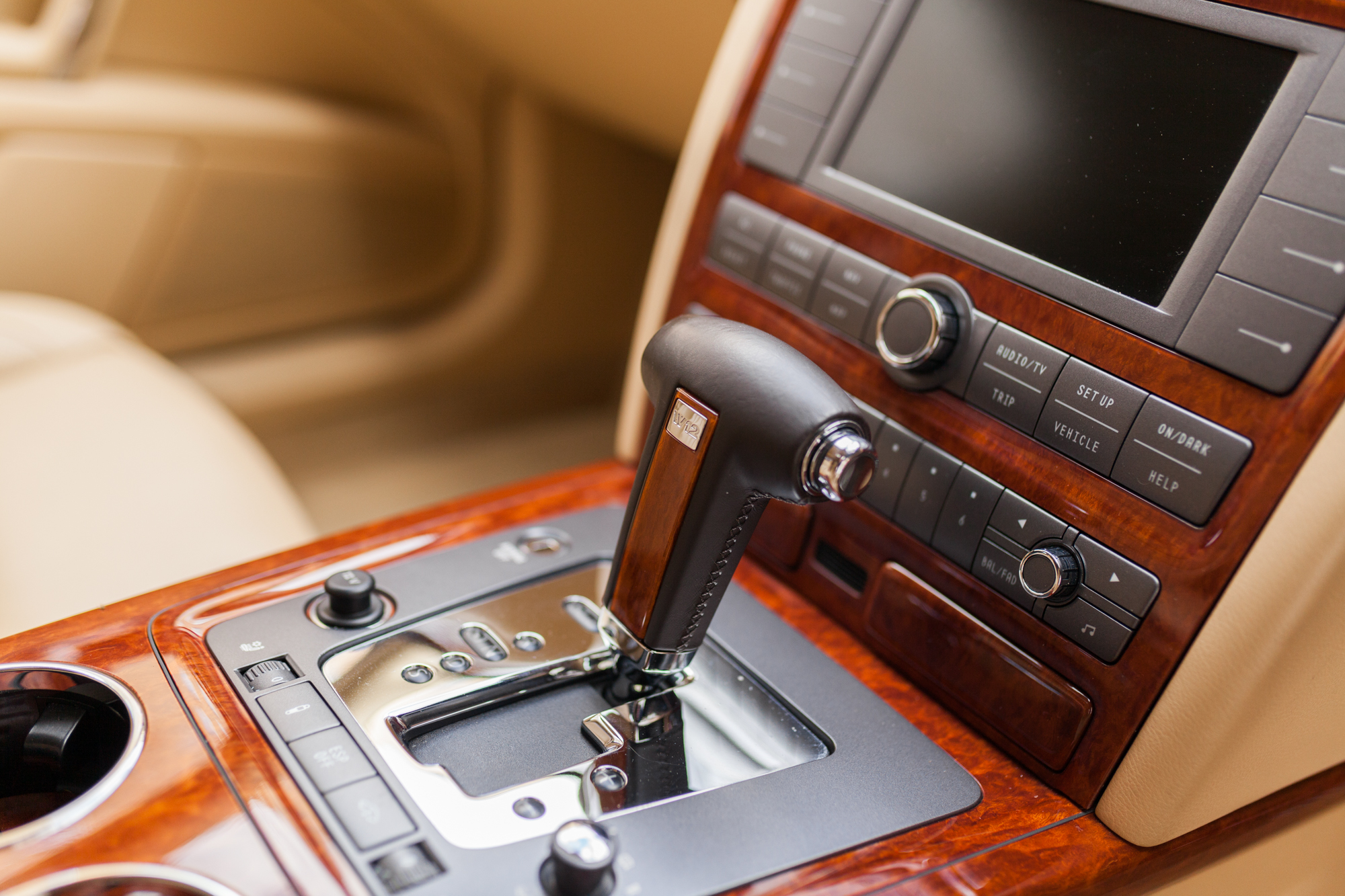 2008 VOLKSWAGEN PHAETON W12 LWB - 23,200 MILES