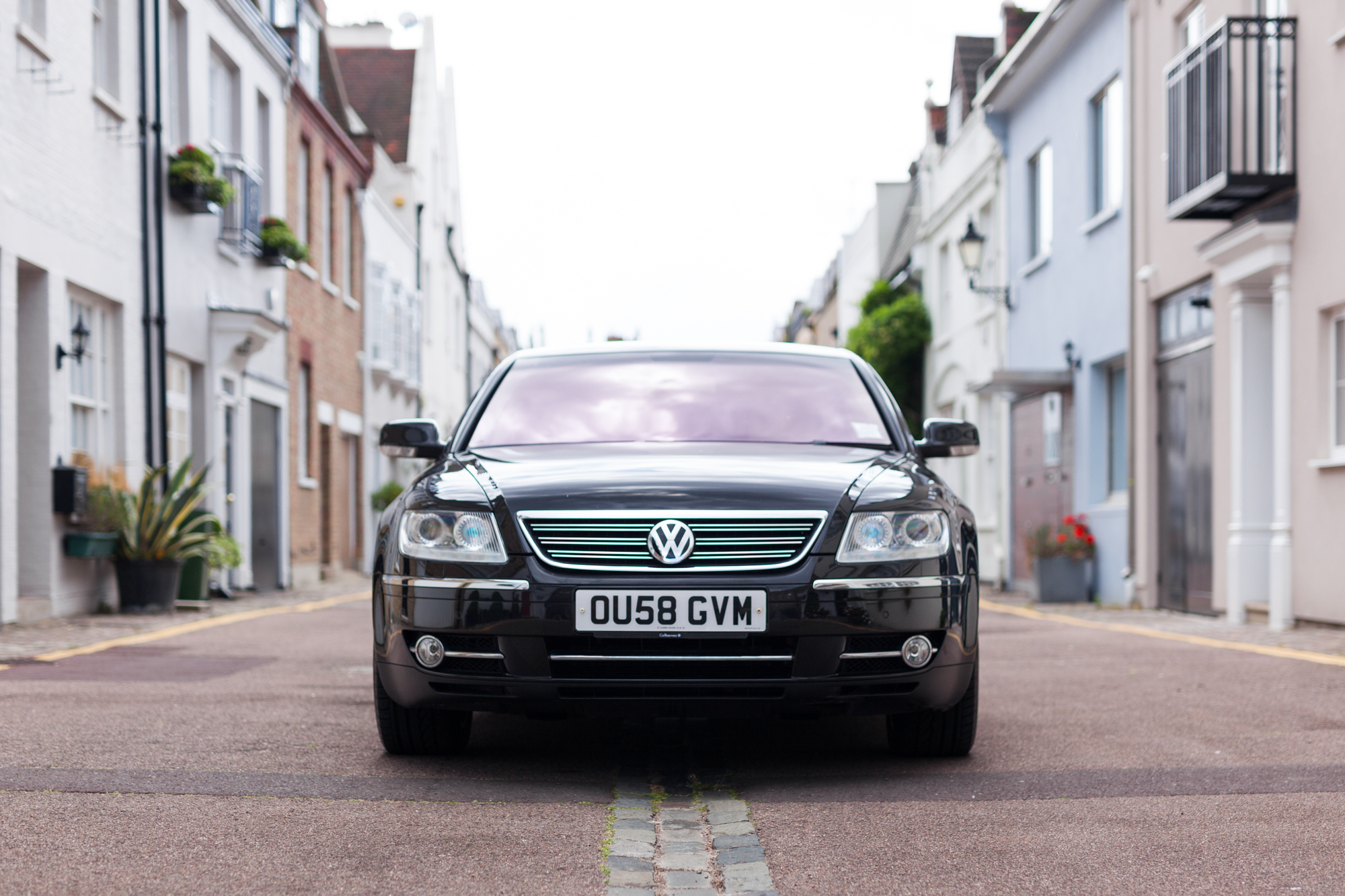 2008 VOLKSWAGEN PHAETON W12 LWB - 23,200 MILES