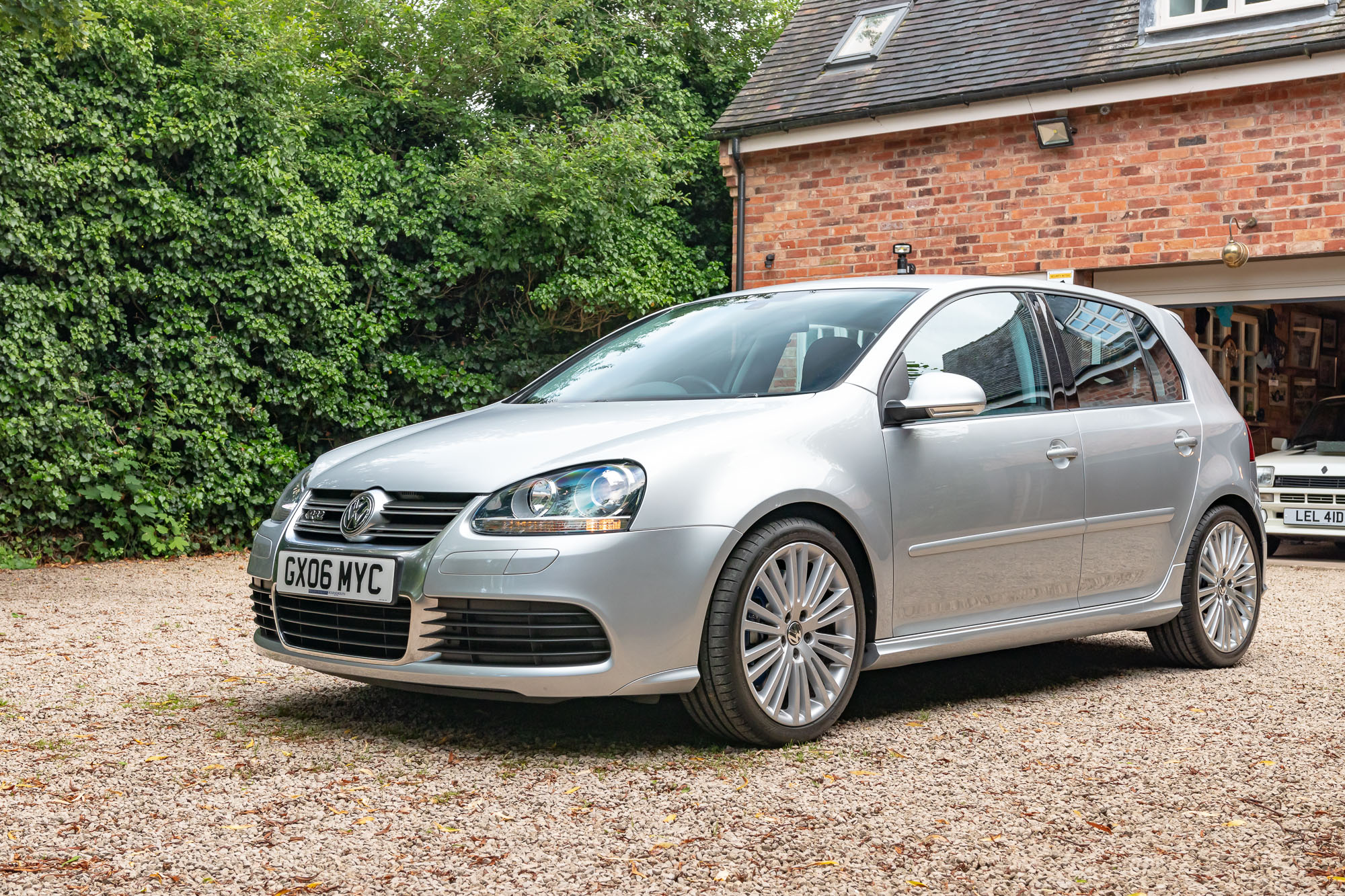 2006 VOLKSWAGEN GOLF (MK5) R32 - 26,300 MILES